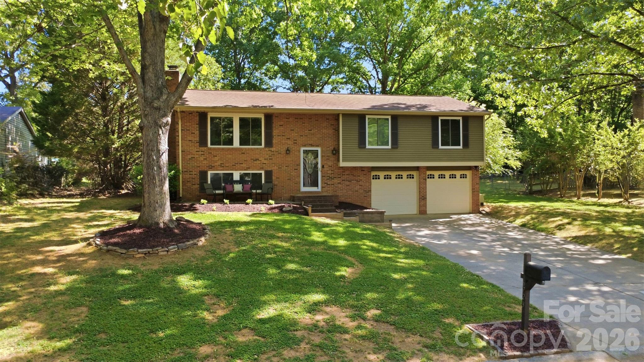 Photo 2 of 6723 Rollingridge Drive, Charlotte, NC