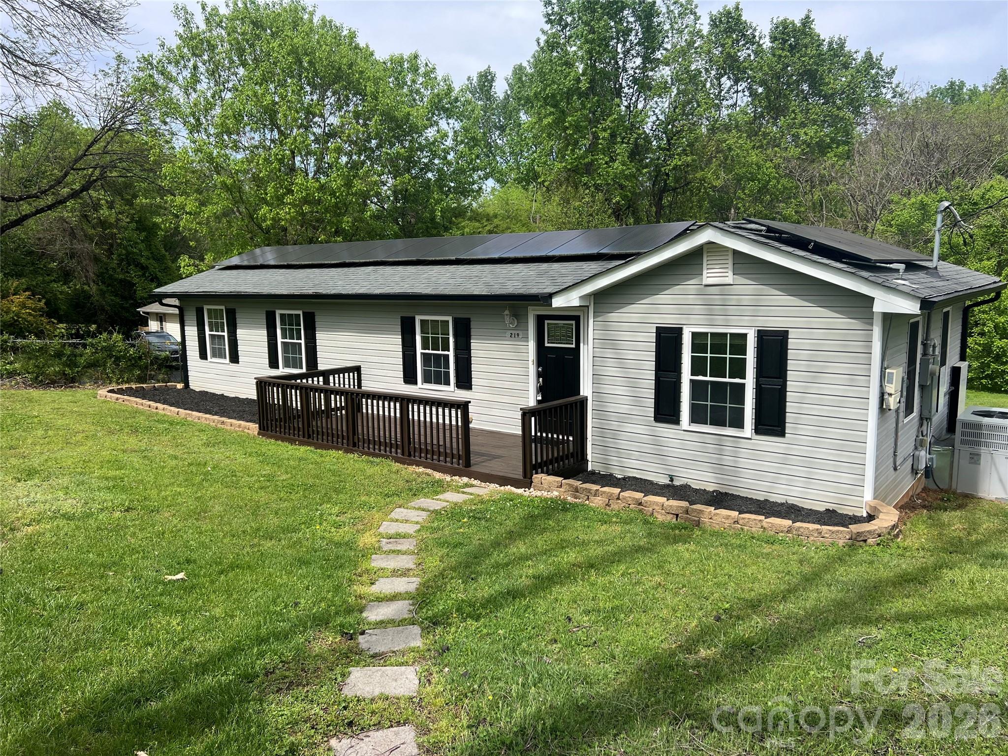 Photo 18 of 219 Breezewood Drive, Charlotte, NC