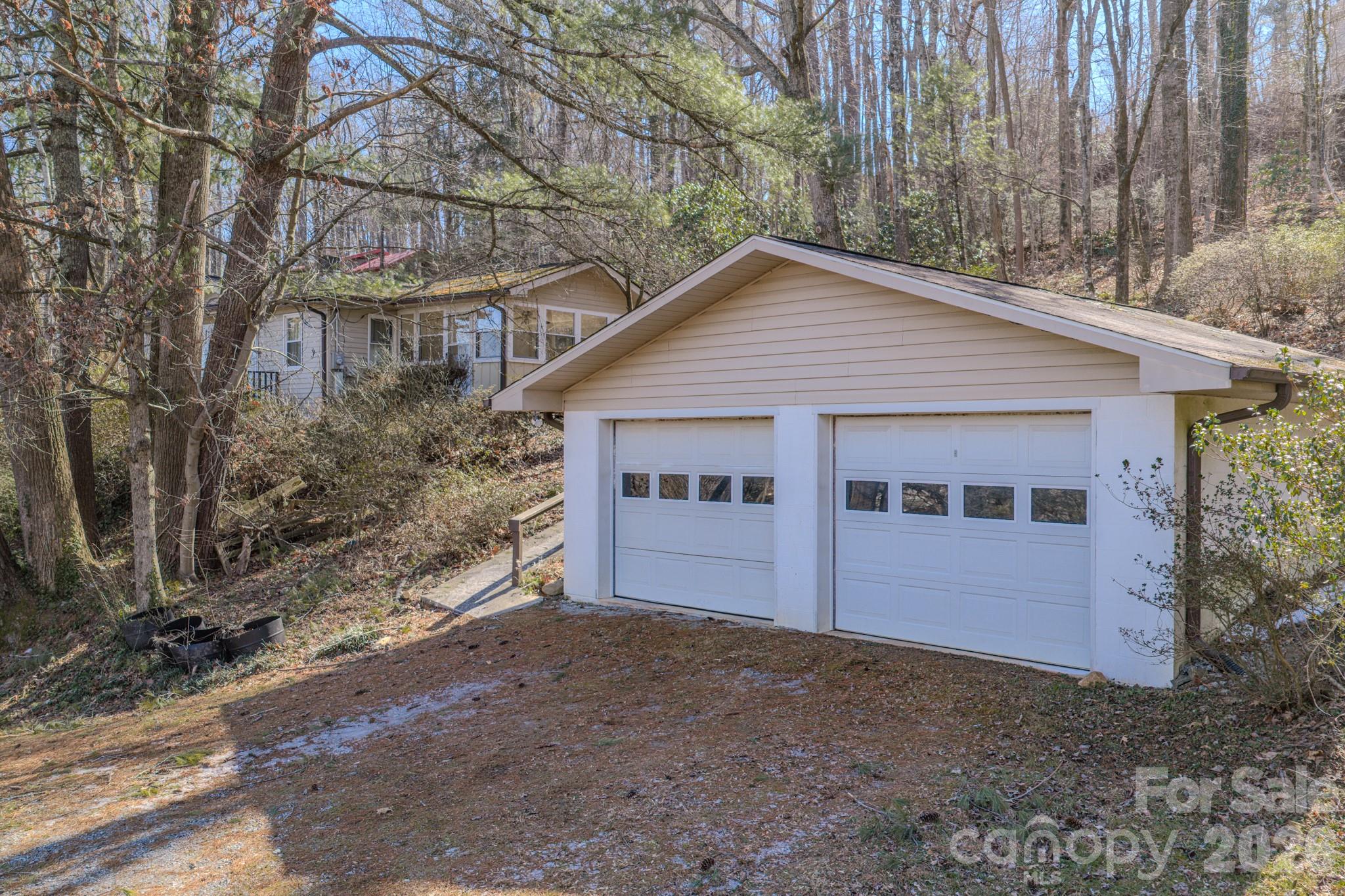 550 Saluda Street, Hendersonville, NC - photo 27 of 30
