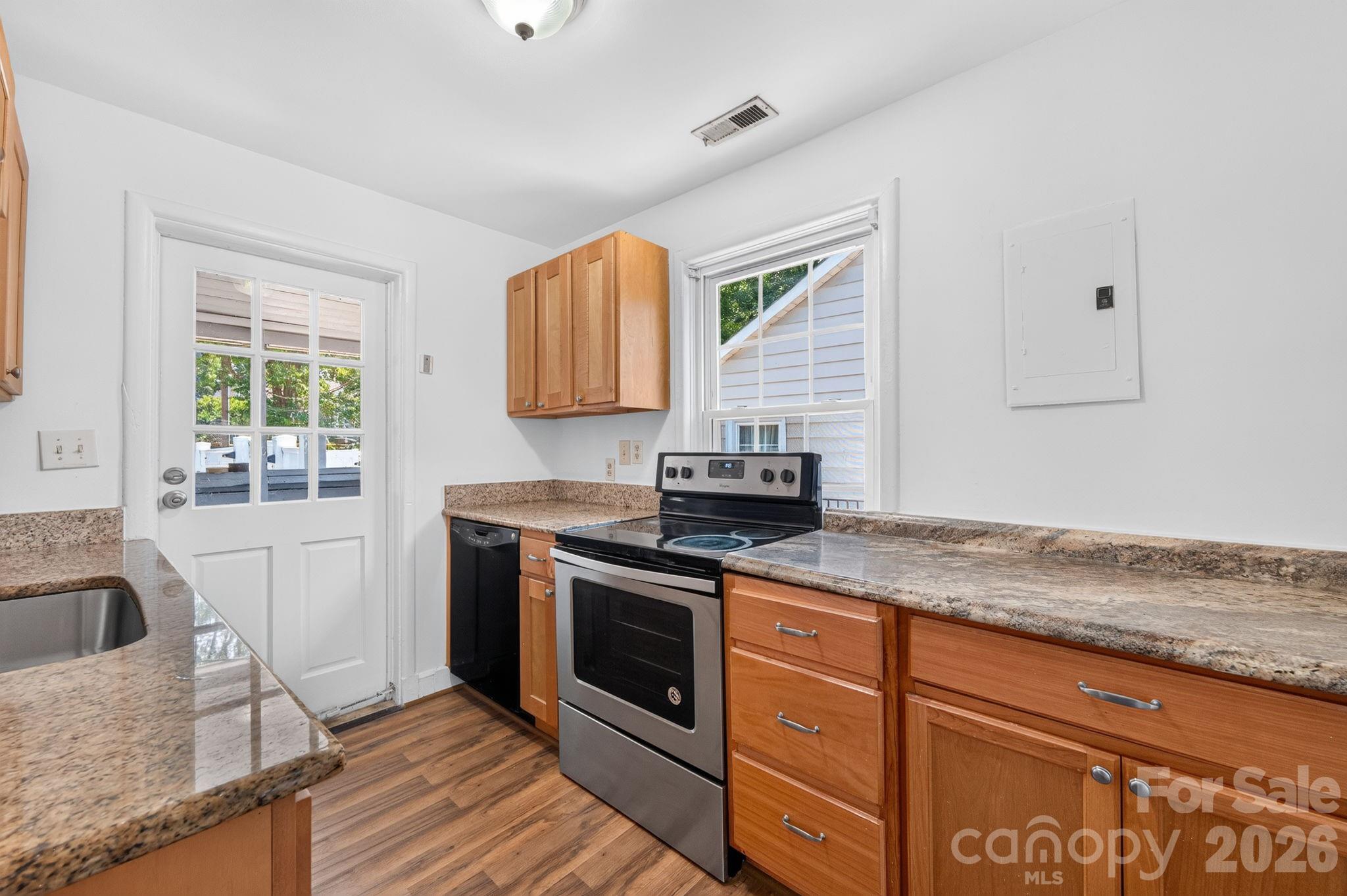 Home for sale at 2113 Scott Avenue, Charlotte, NC — photo 17 of 37
