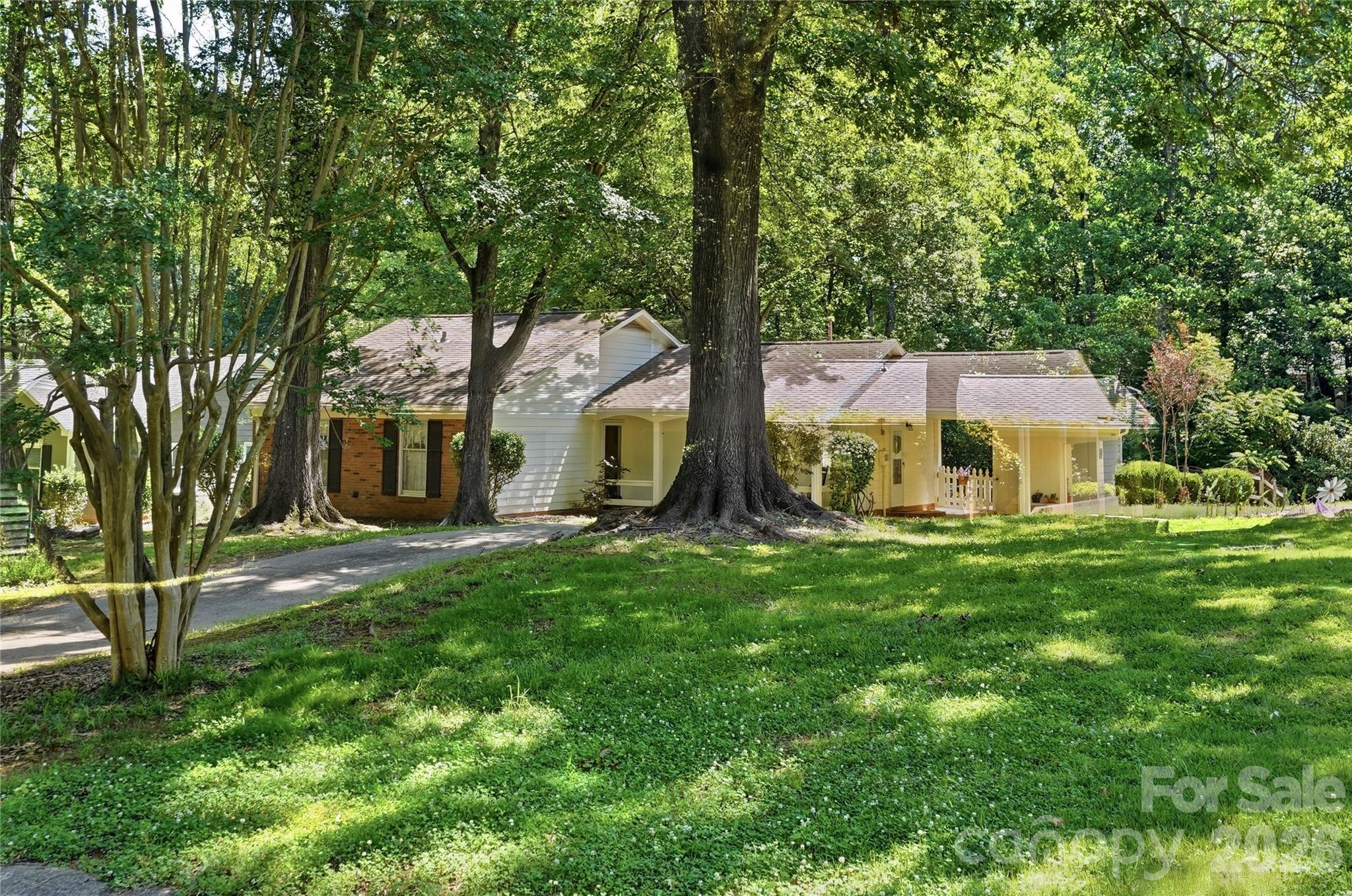 Photo 31 of 7626 Winterset Drive, Charlotte, NC