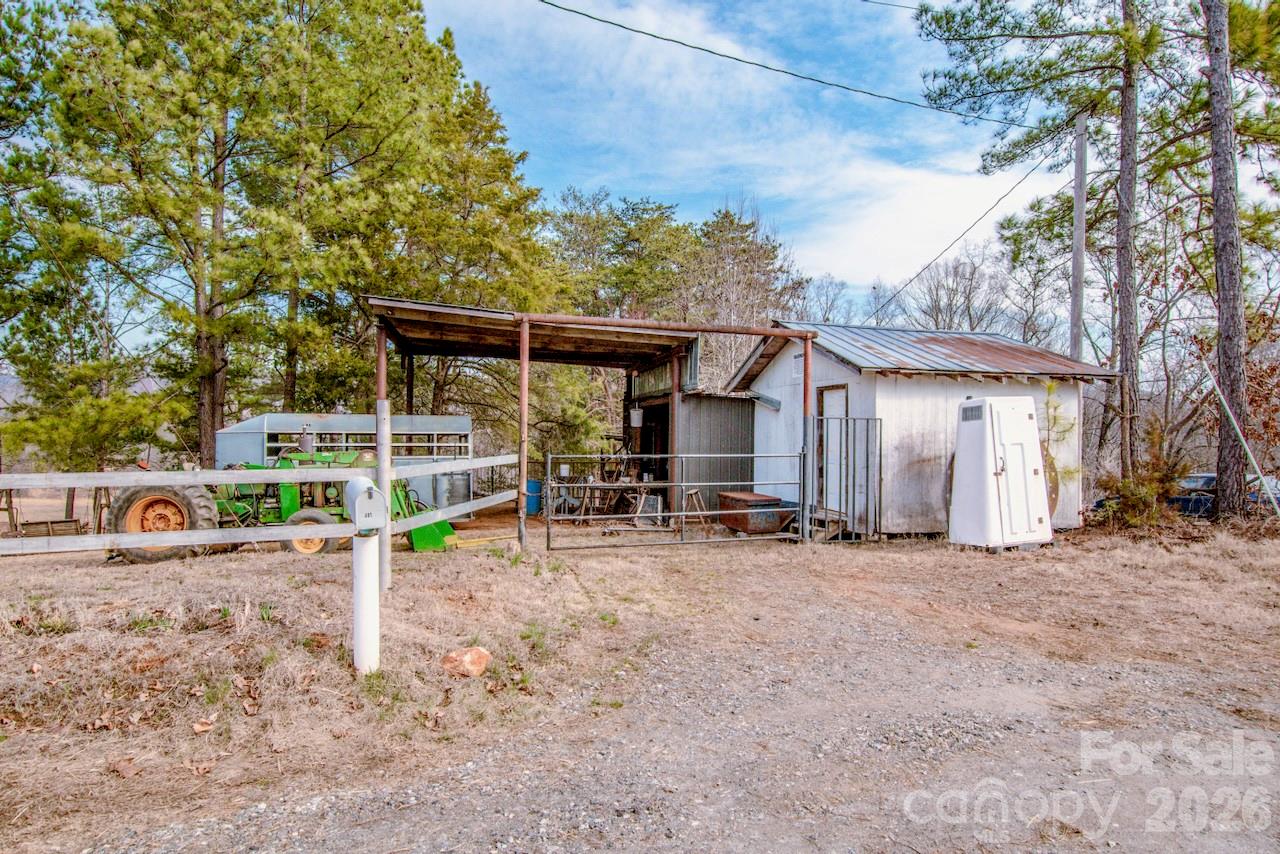 508 Liles Lane, Hiddenite, NC - photo 5 of 46
