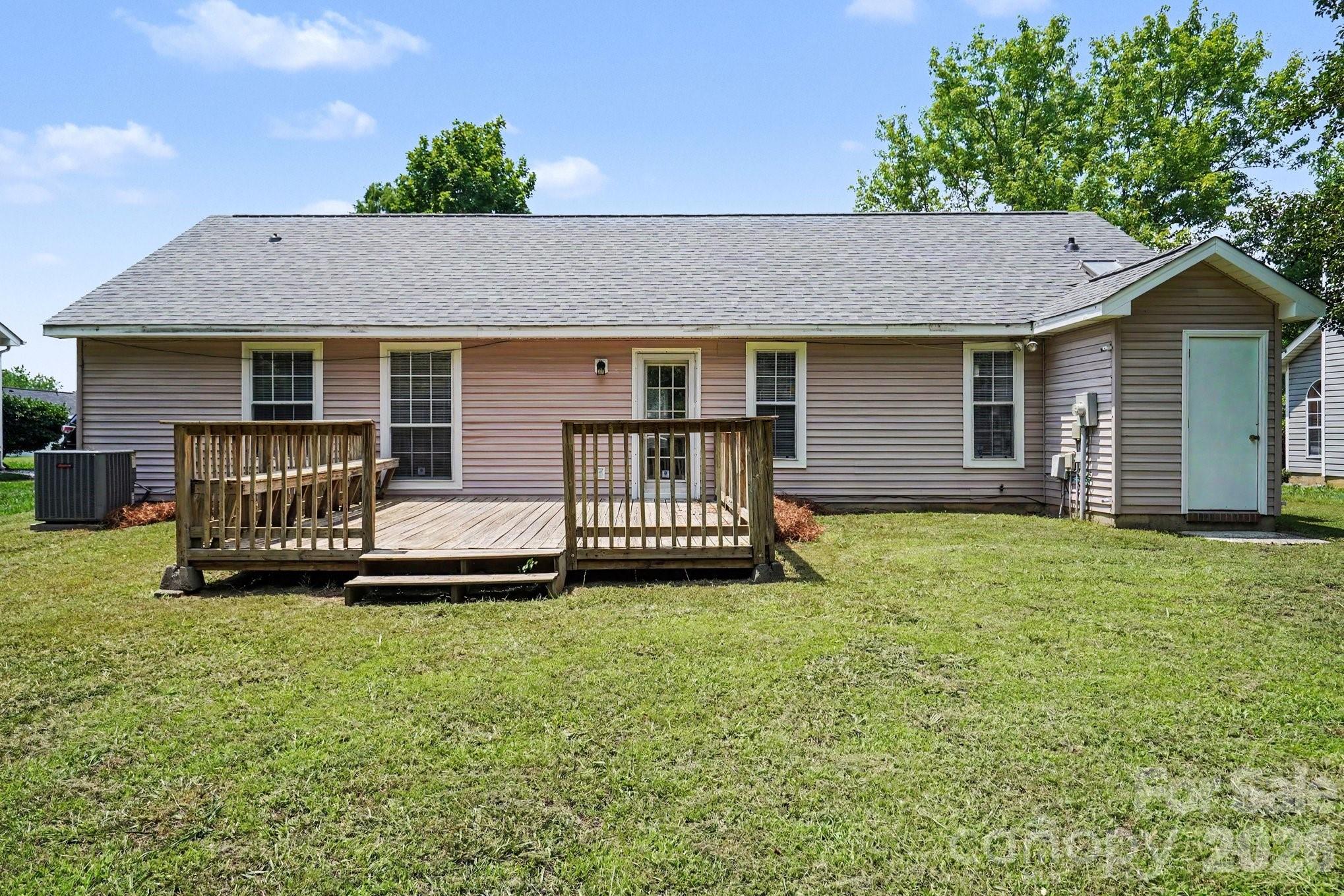 Home for sale at 7518 Prindle Lake Drive, Charlotte, NC — photo 23 of 24