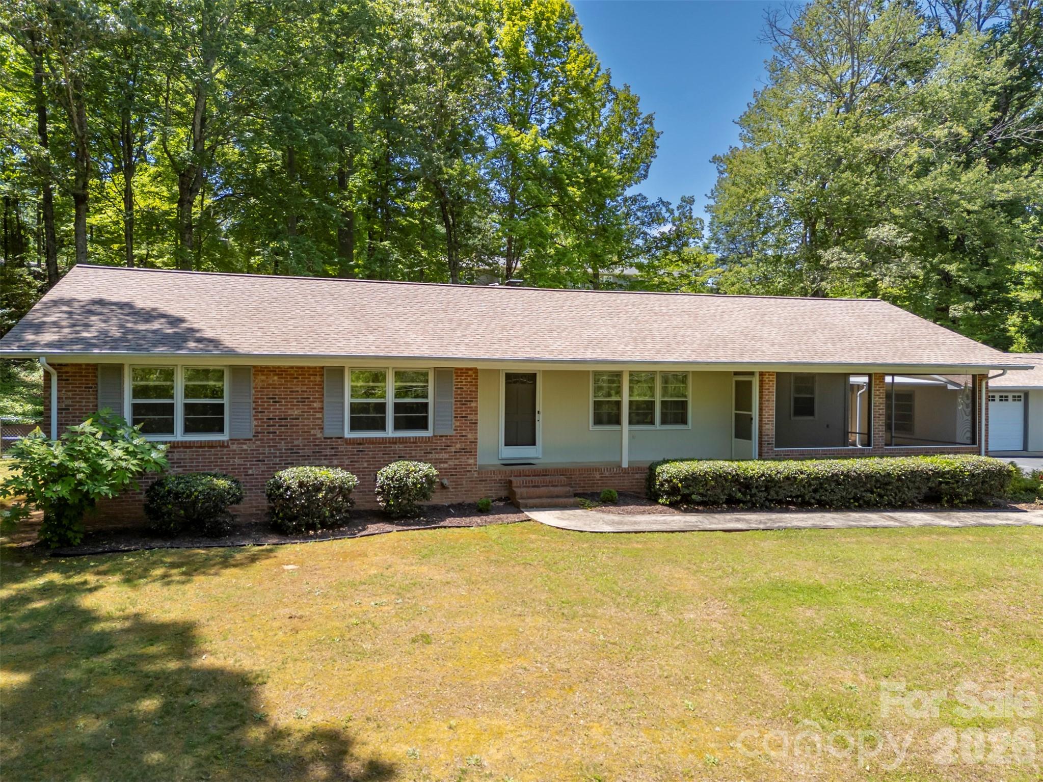 Photo 4 of 113 Chestnut Road, Landrum, SC