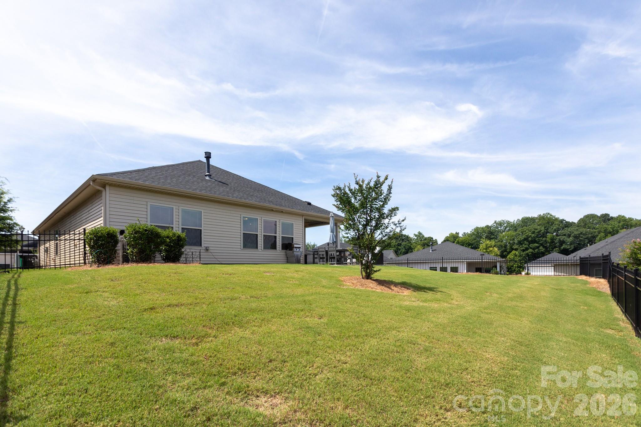 Home for sale at 11809 Red Leaf Drive, Charlotte, NC — photo 37 of 45