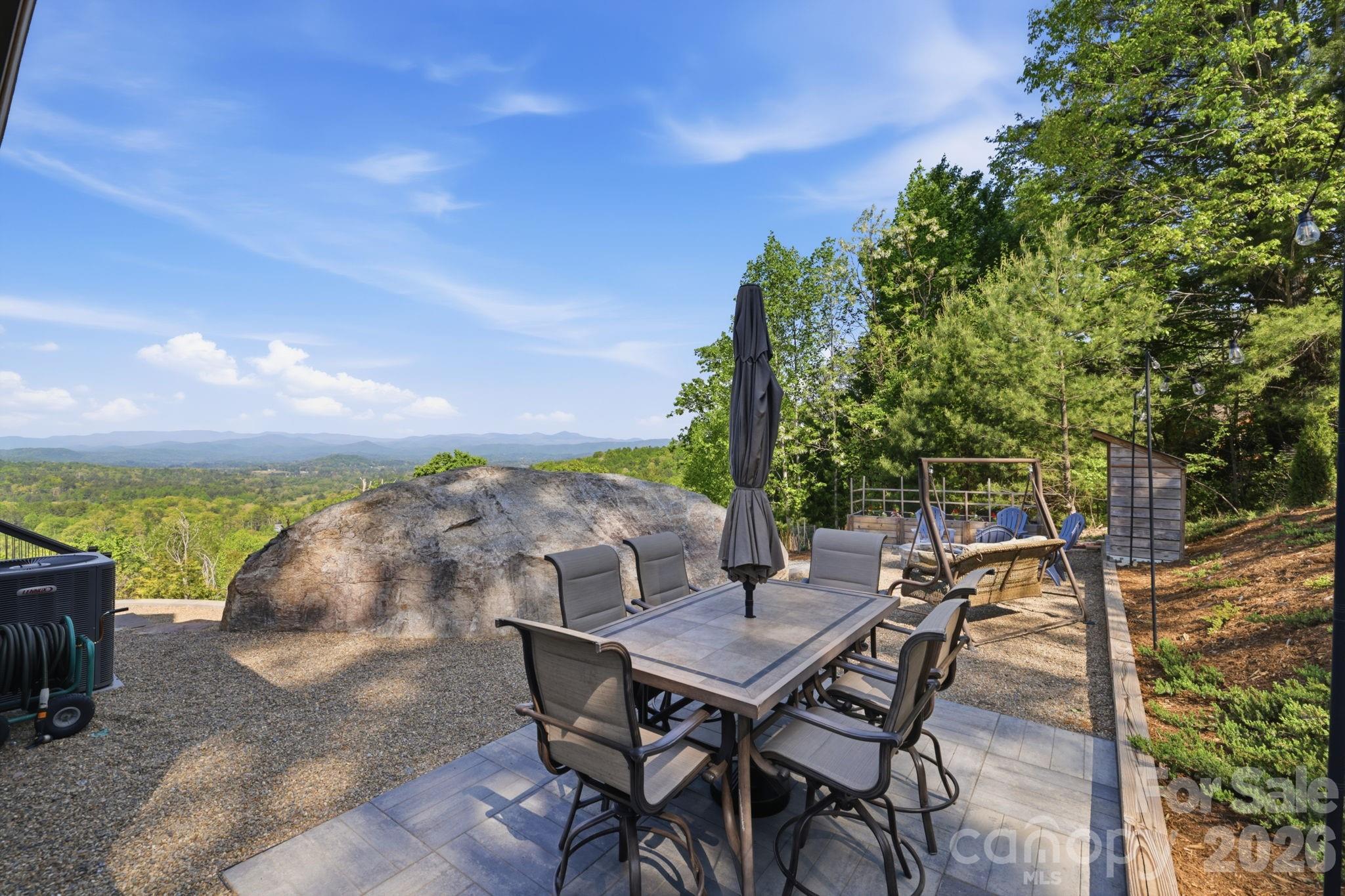 467 Crystal Heights Drive, Hendersonville, NC - photo 10 of 44