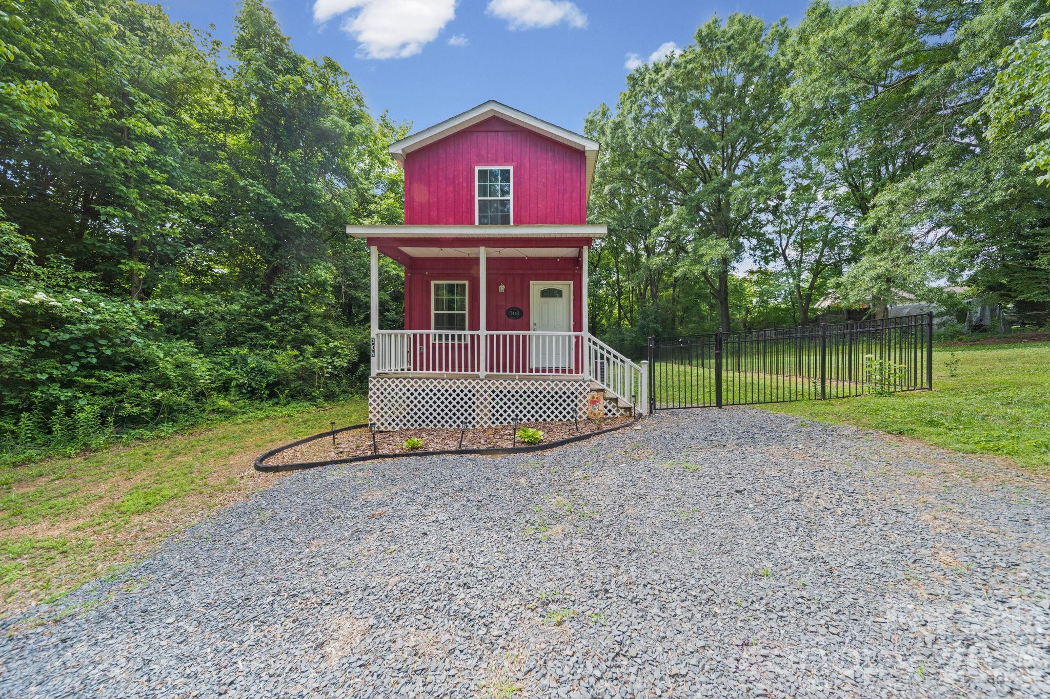 Home for sale at 308 E 10th Street, Oakboro, NC — photo 2 of 32