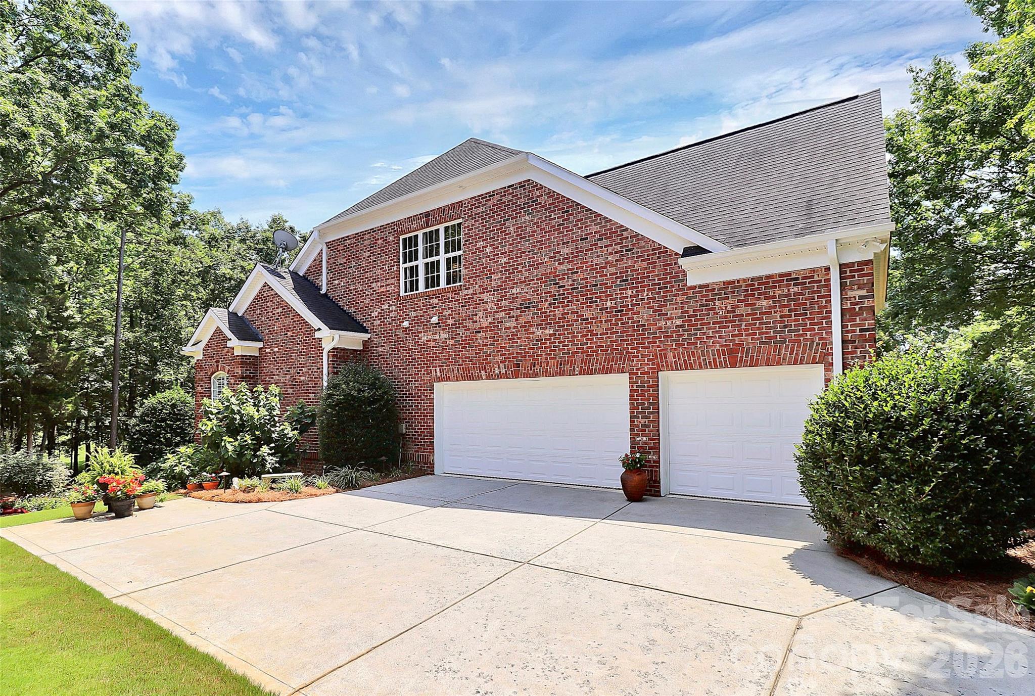 Photo 2 of 13824 Glen Abbey Drive, Charlotte, NC