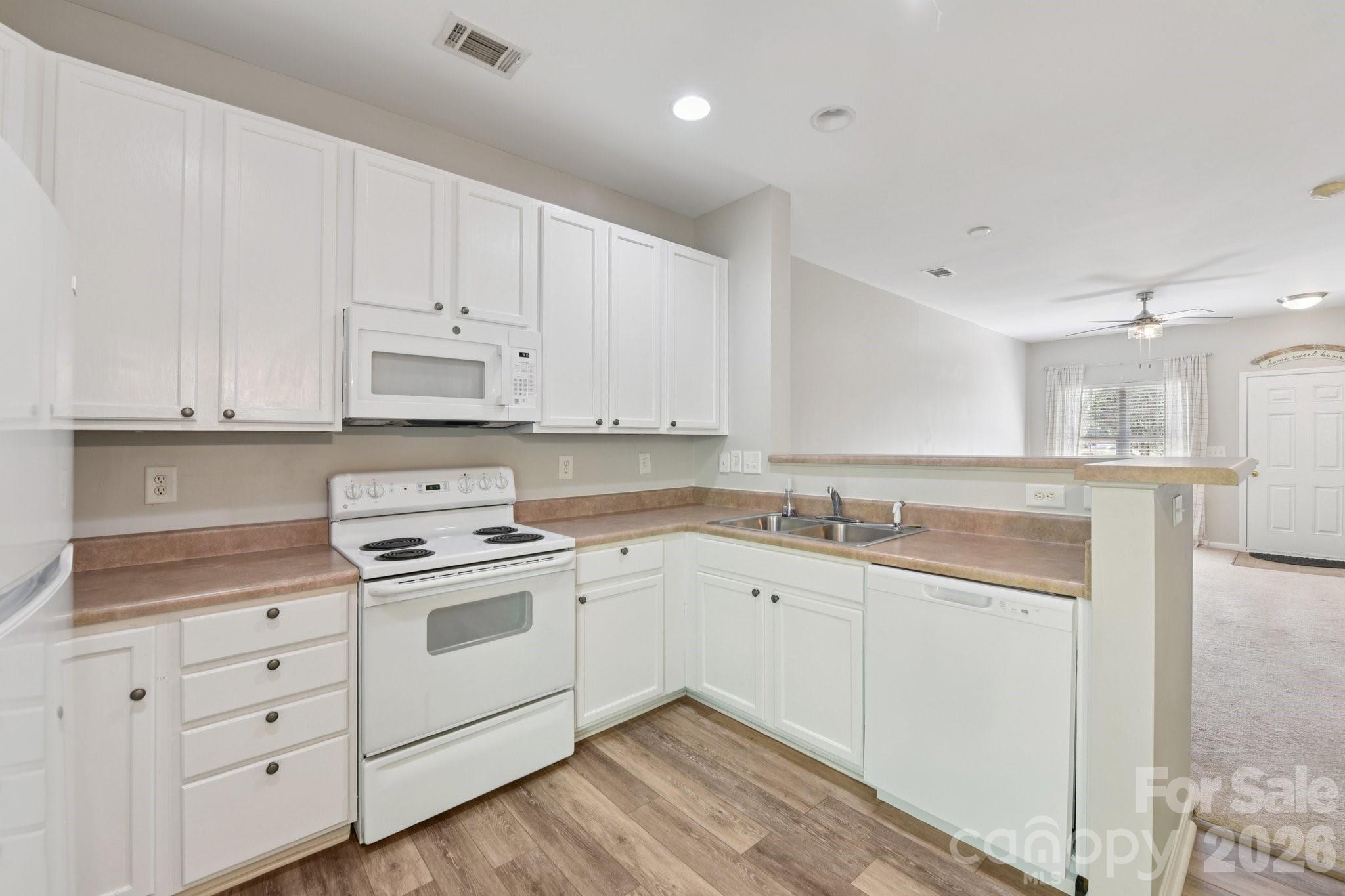 124 Clydesdale Court, Matthews, NC - photo 8 of 28