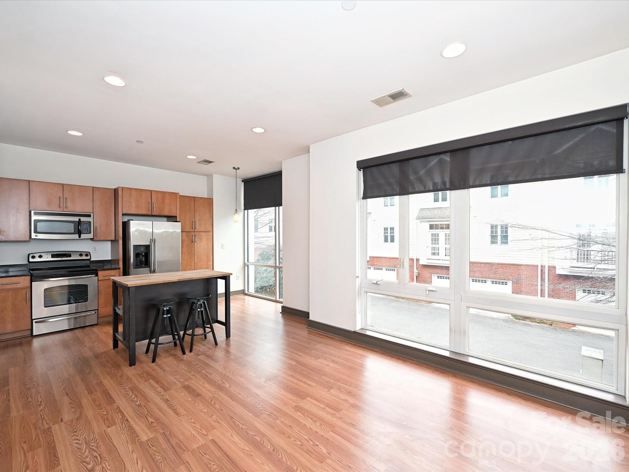 Photo 3 of 2200 Lyndhurst Avenue102, Charlotte, NC
