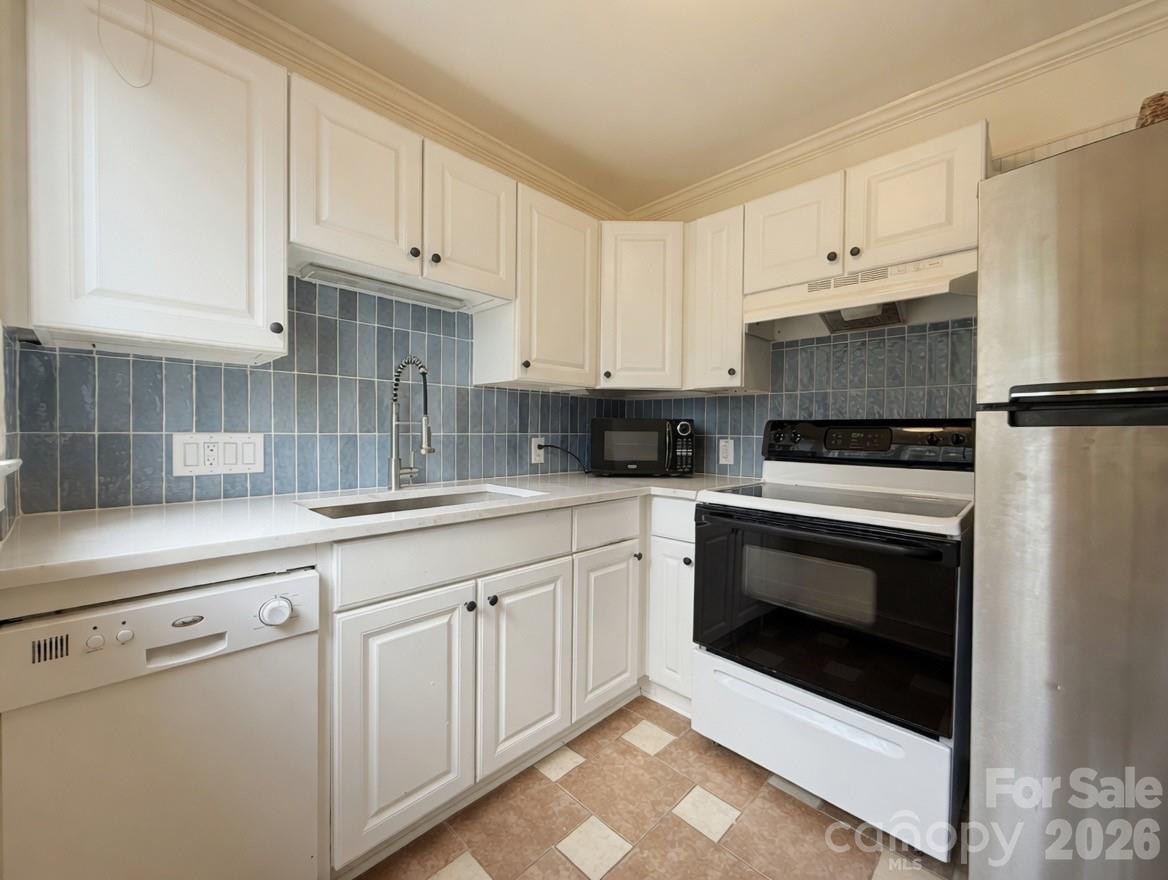 Photo 8 of 1811 Lynnwood Drive, Charlotte, NC