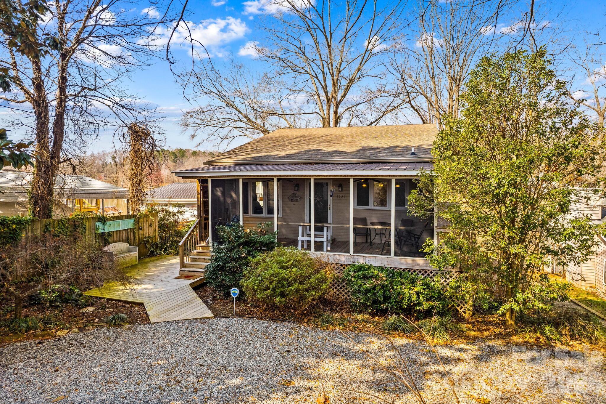 Photo 4 of 1331 Hickory Point Drive, Lexington, NC