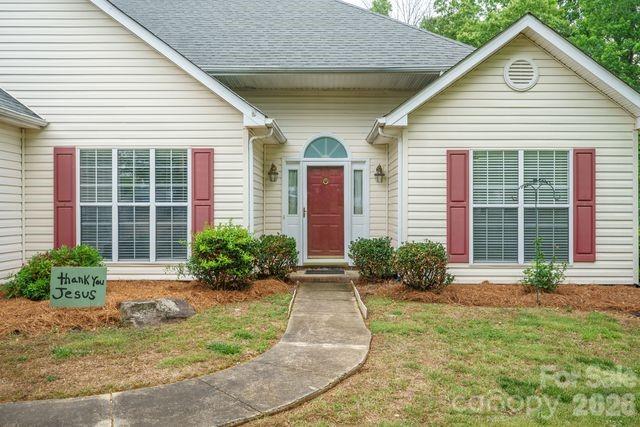 Photo 2 of 1236 Midlake Road, Kannapolis, NC