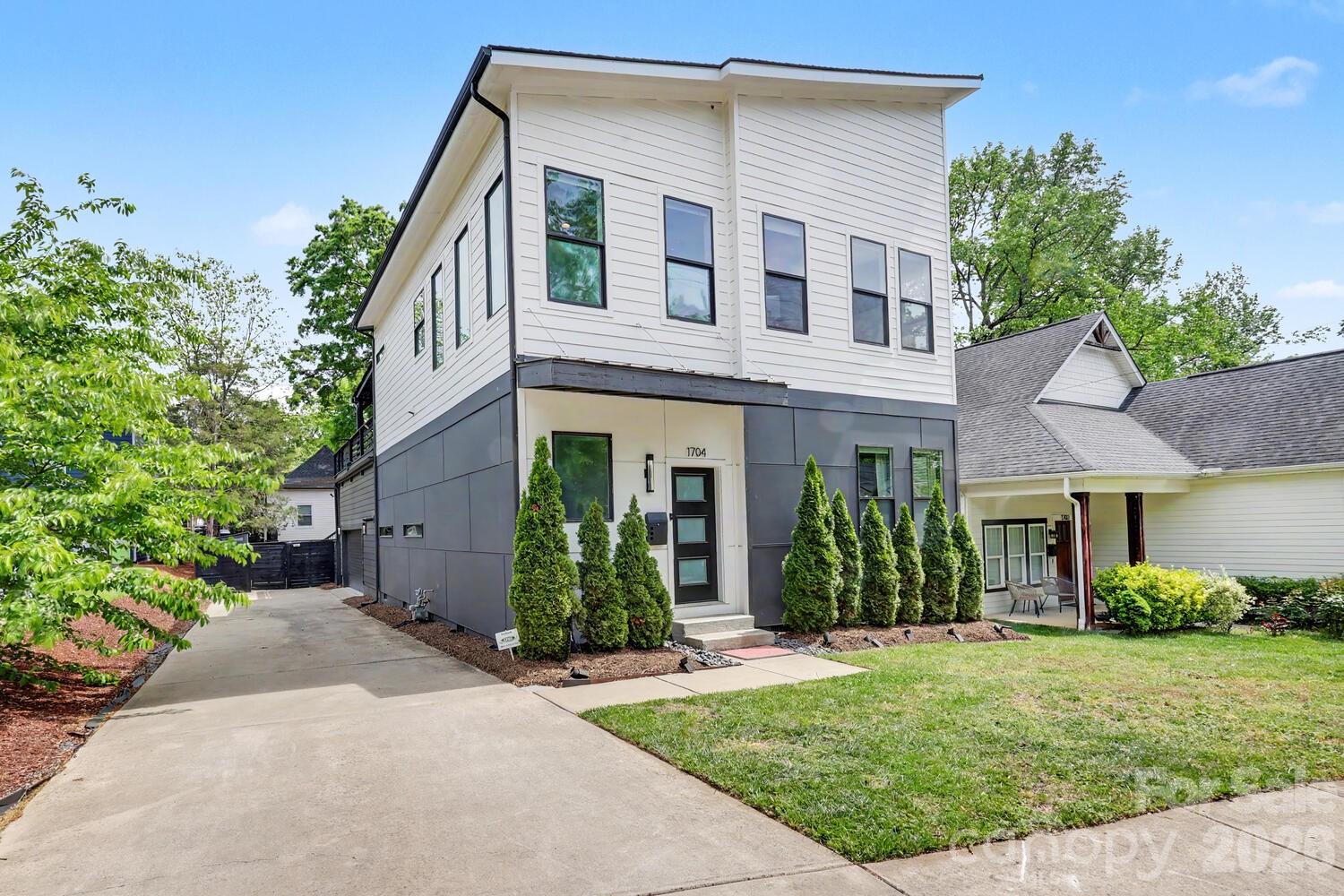 Photo 3 of 1704 Pegram Street, Charlotte, NC