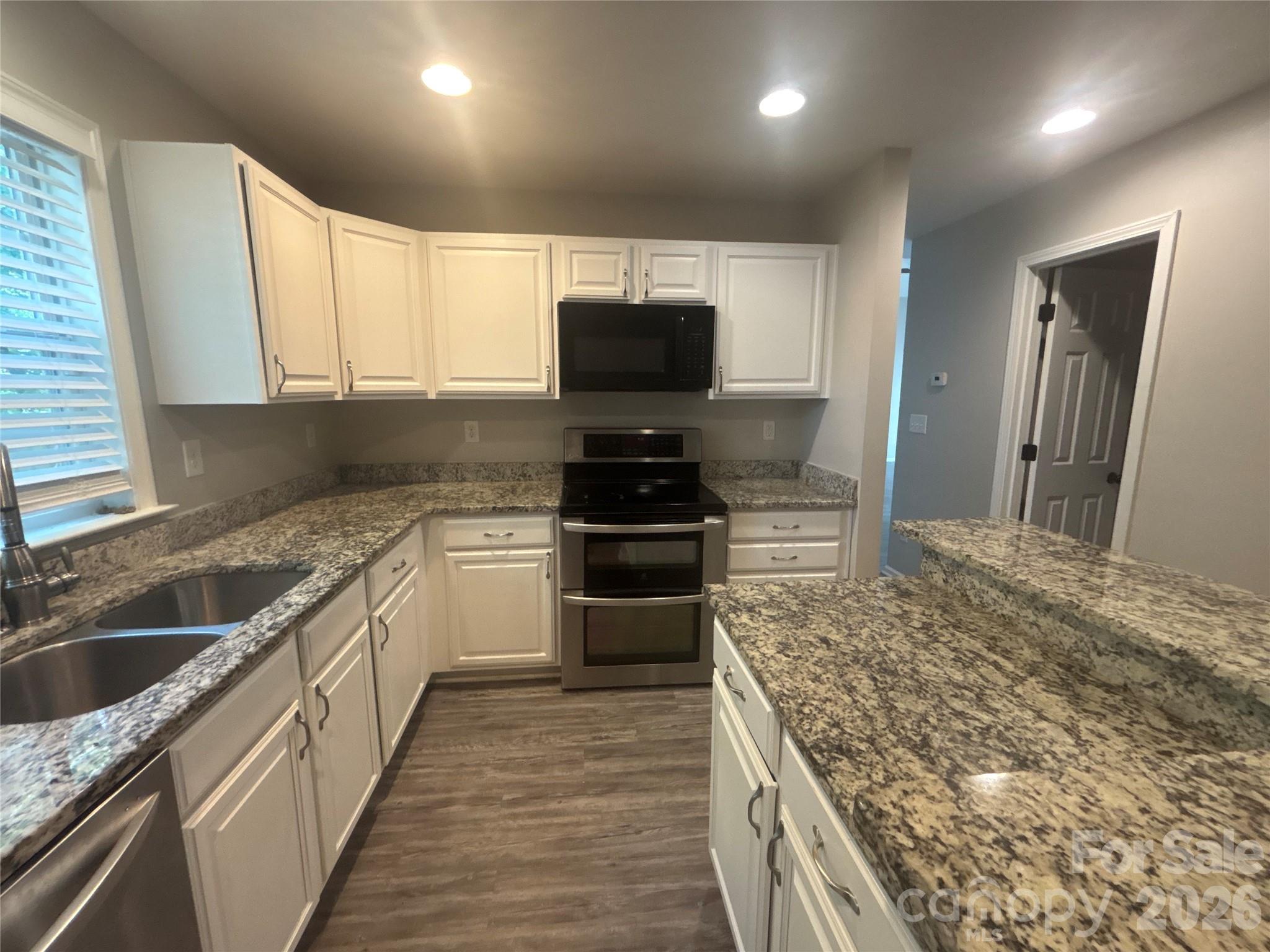 Photo 3 of 7413 Tupelo Lane, Charlotte, NC