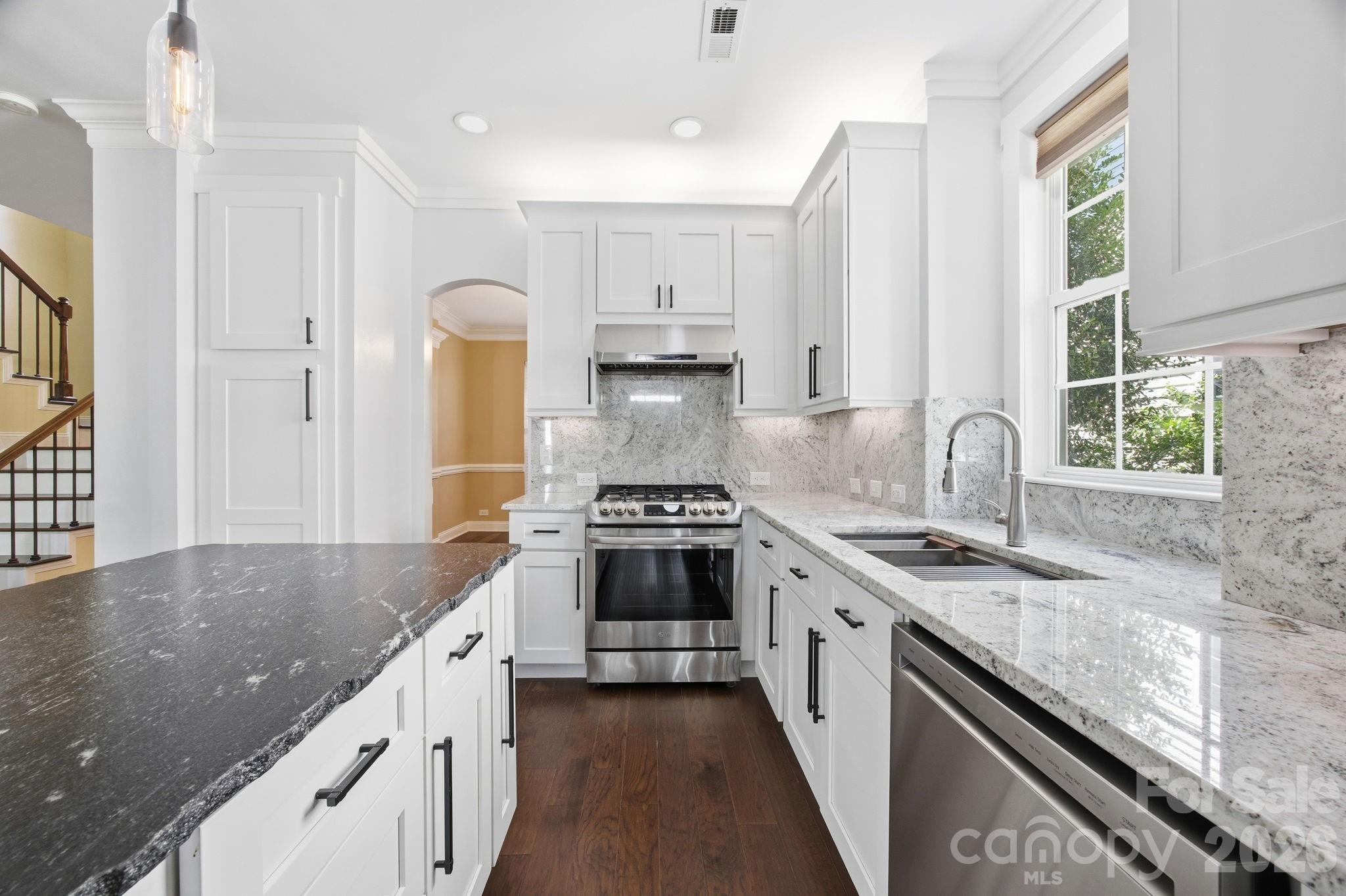 Photo 9 of 10900 Owl Nest Lane, Charlotte, NC