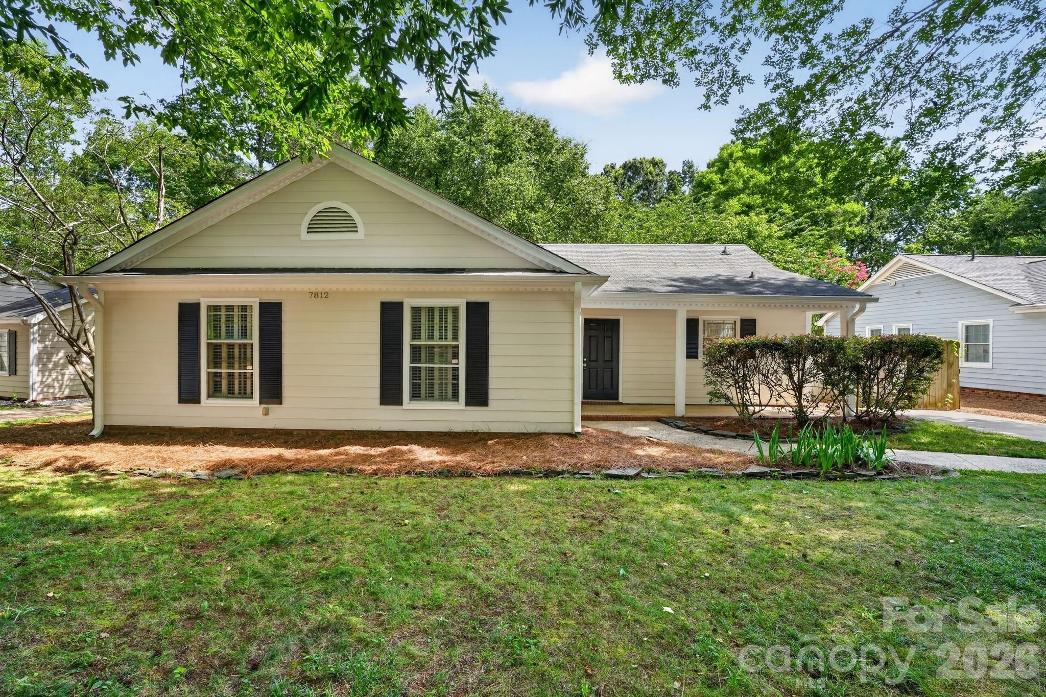 Photo 2 of 7812 Surreywood Place, Charlotte, NC