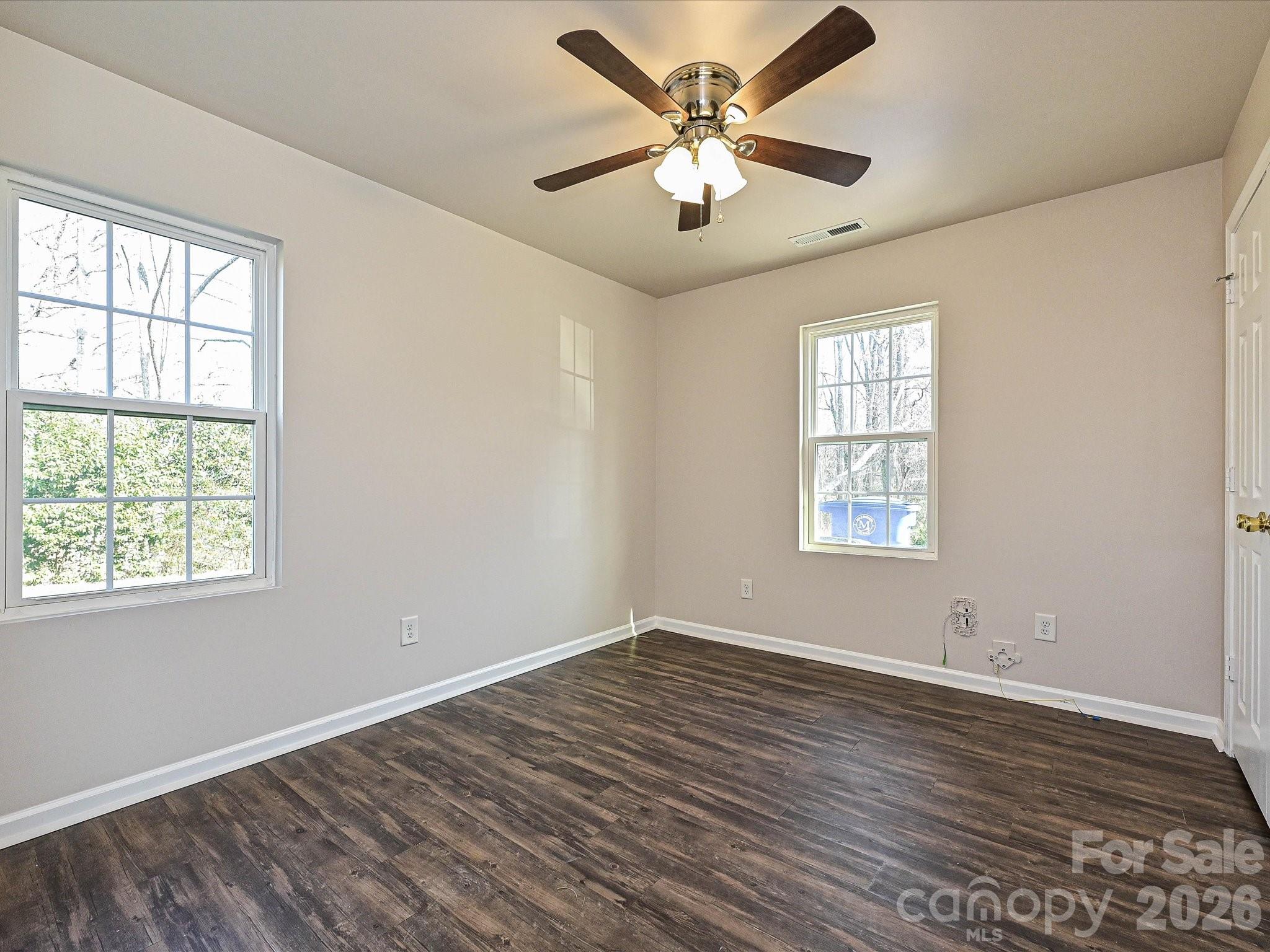 Photo 4 of 362 E Mills Avenue, Mooresville, NC