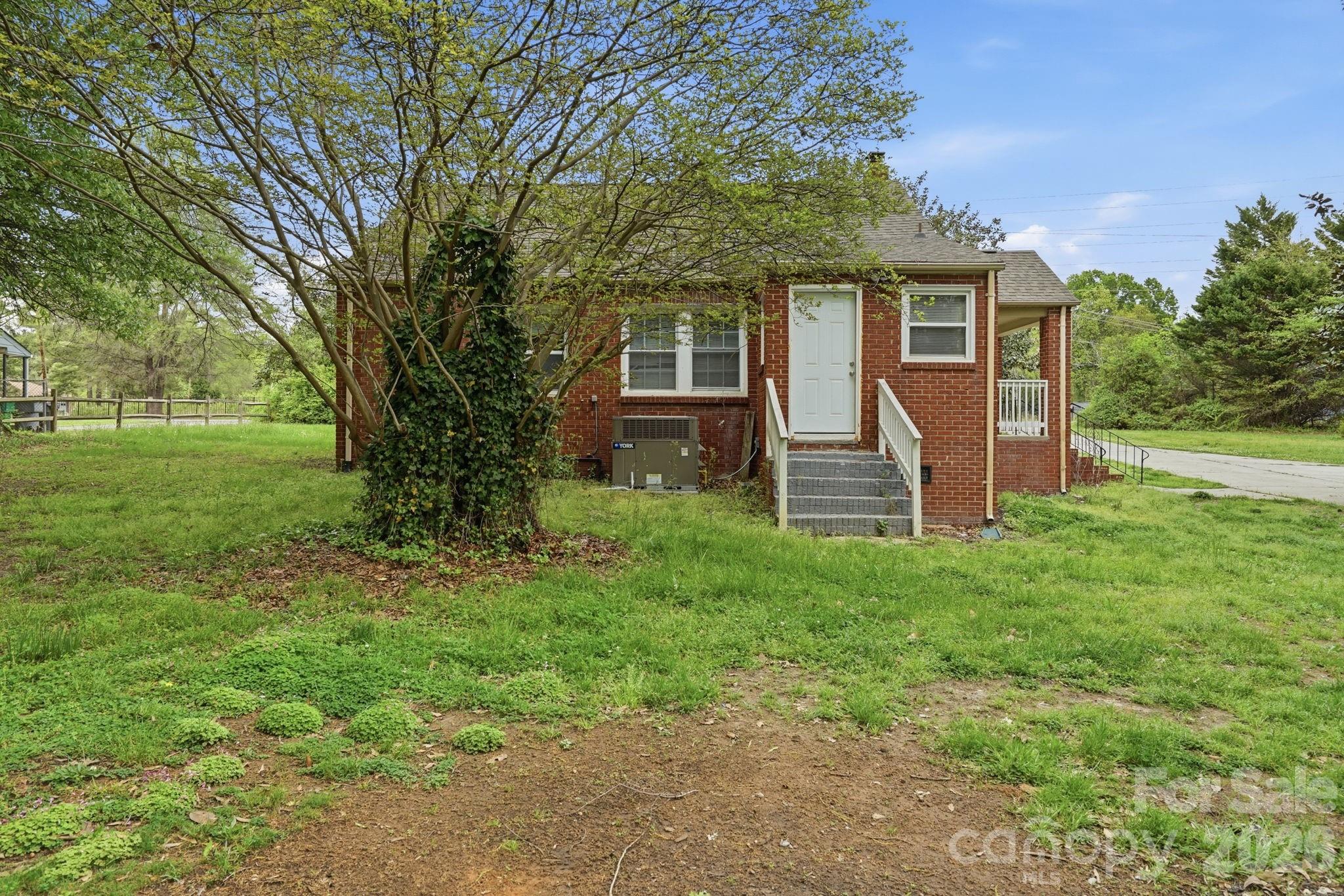 Photo 32 of 8825 Mcclure Circle, Charlotte, NC