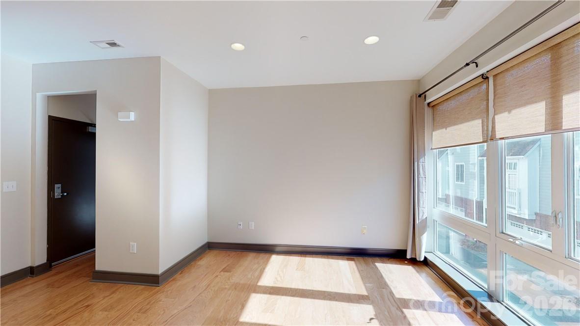 Photo 3 of 2200 Lyndhurst Avenue105, Charlotte, NC
