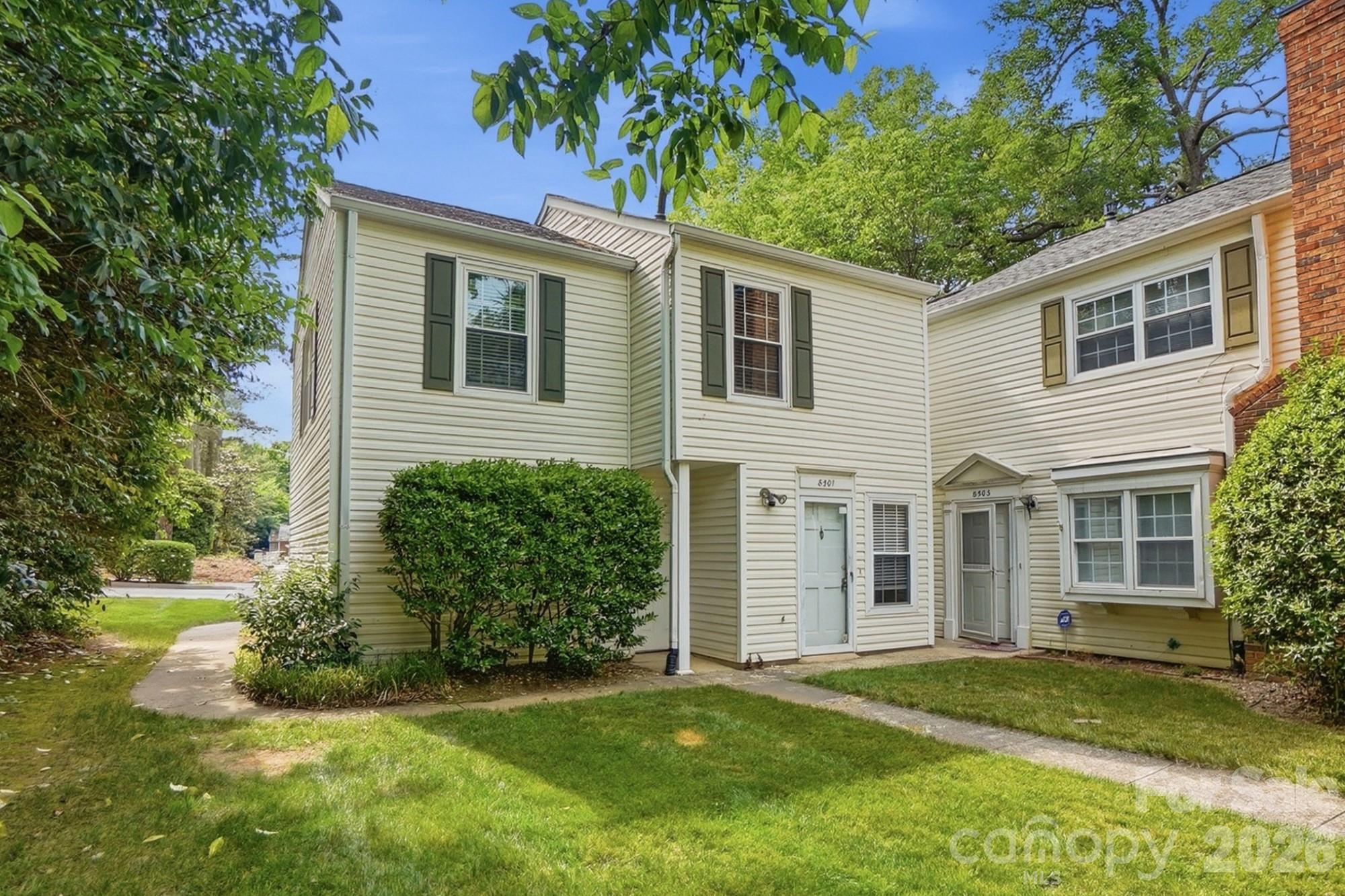 Photo 3 of 8501 Pine Thicket Court, Charlotte, NC