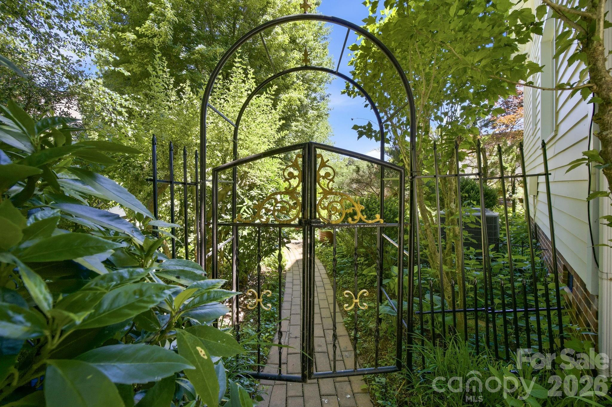 Photo 3 of 2608 Saintfield Place, Charlotte, NC