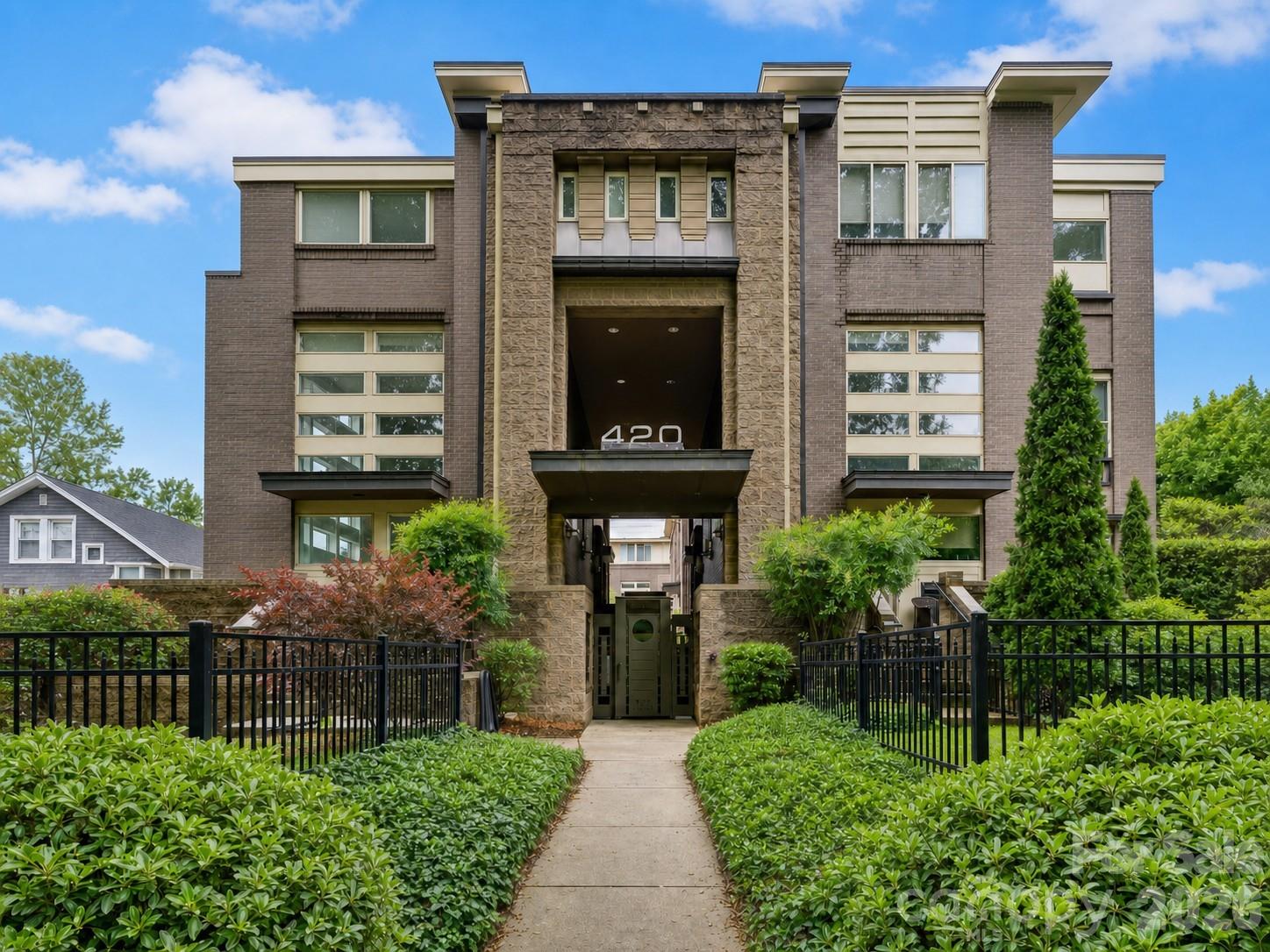 Home for sale at 420 Queens Road3, Charlotte, NC — photo 1 of 35