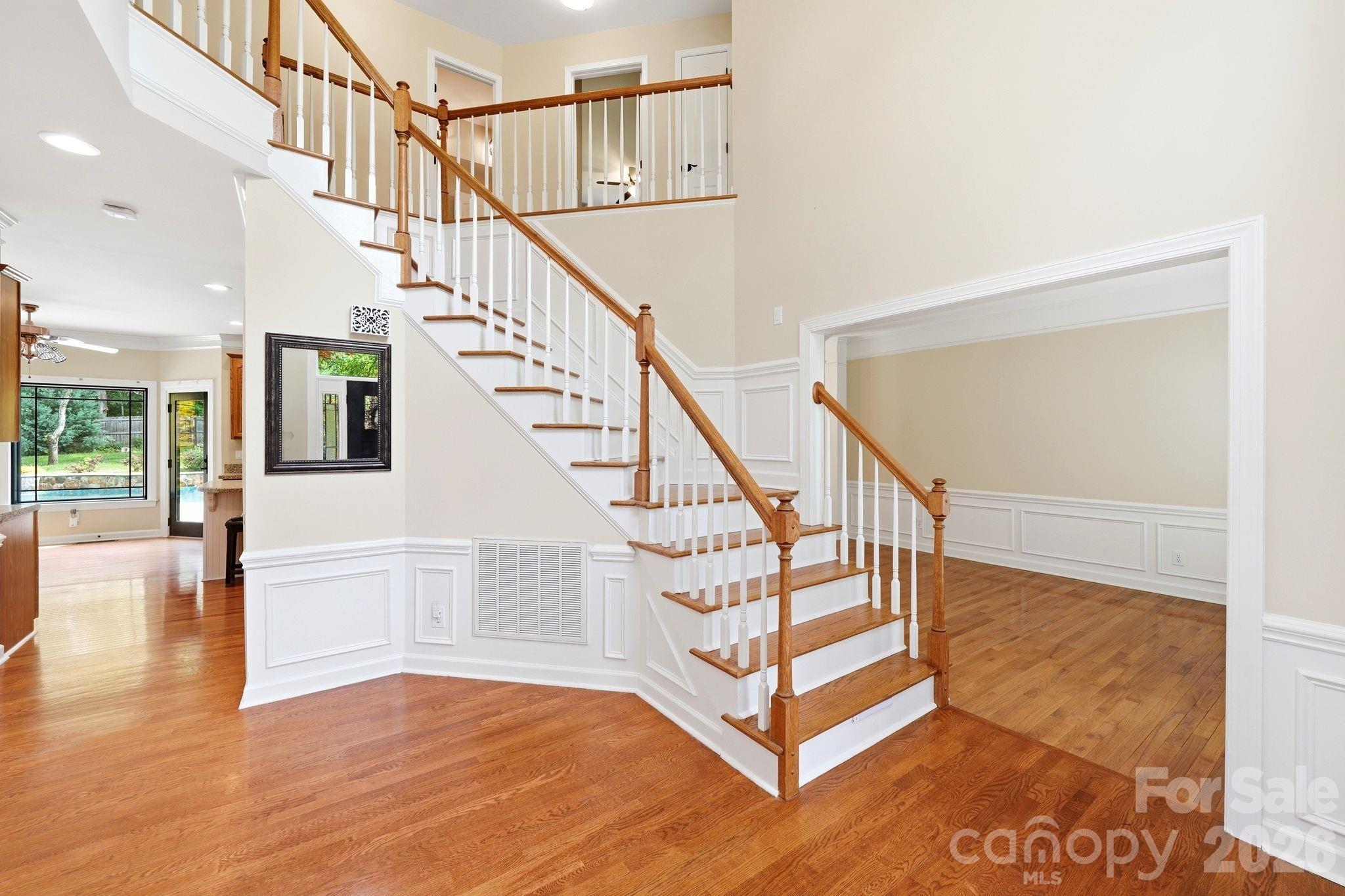 Home for sale at 6821 Hollow Oak Drive, Charlotte, NC — photo 4 of 38