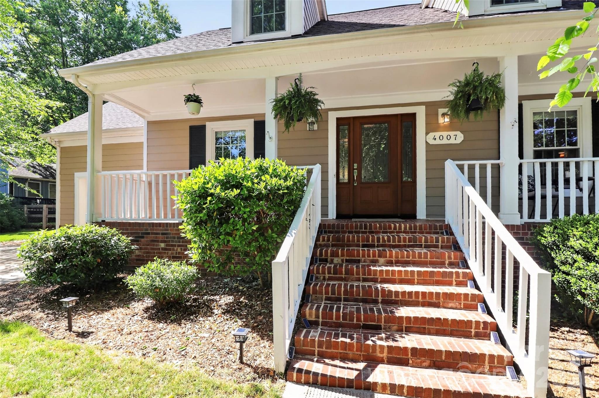 Photo 4 of 4007 Meadowridge Drive, Charlotte, NC