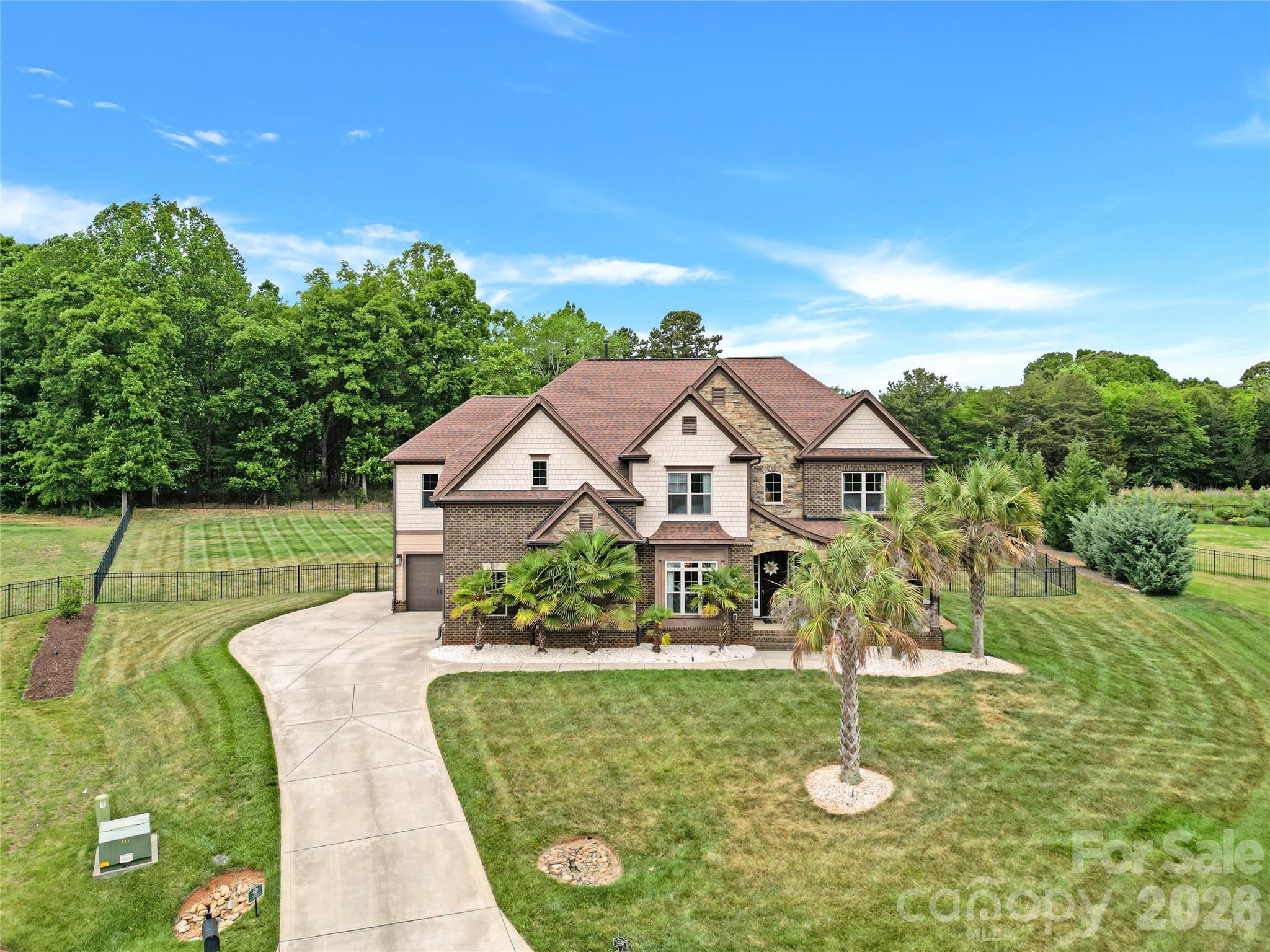 125 Leeward Shoals Lane, Mooresville, NC