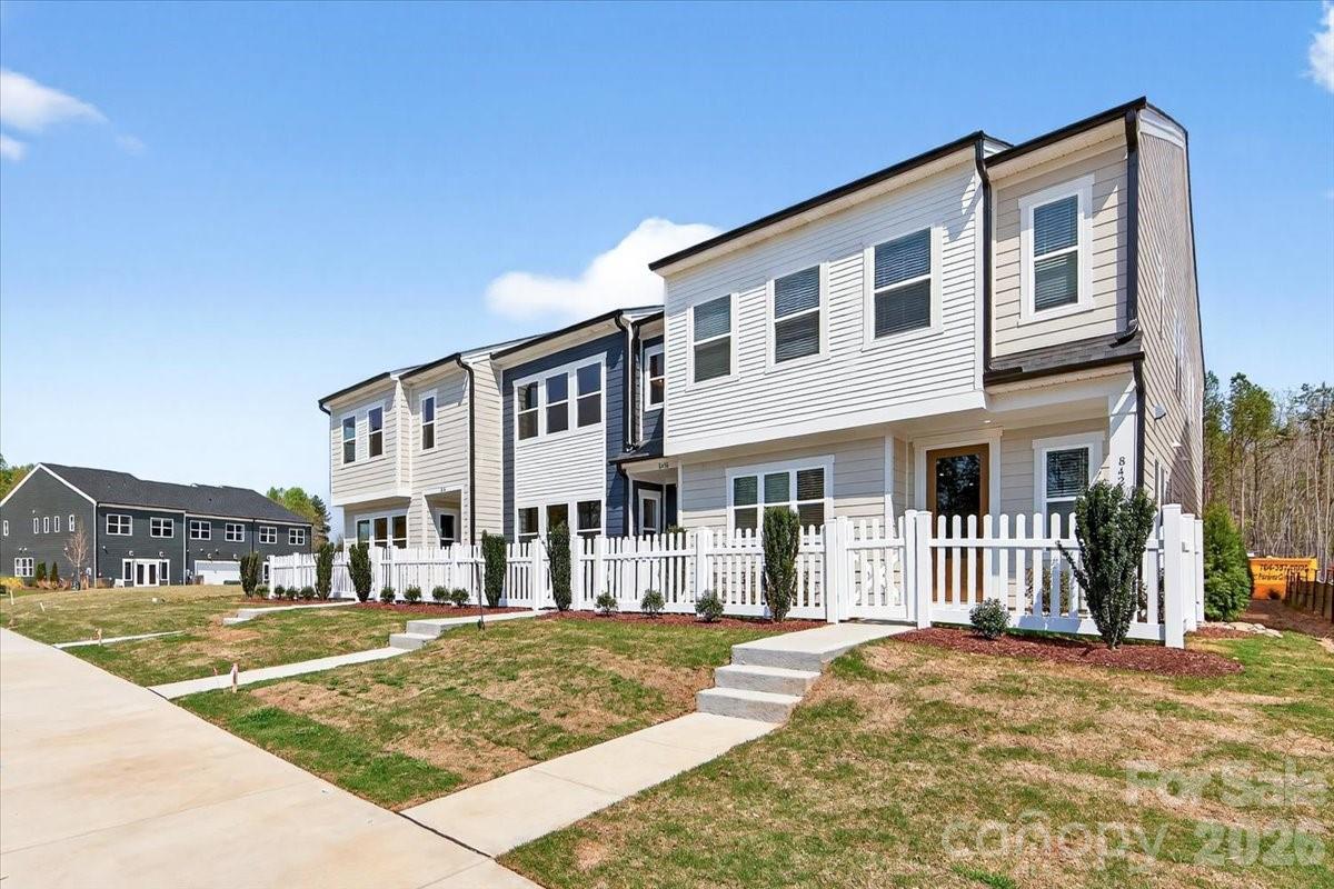 Home for sale at 8426 Discovery Lane, Charlotte, NC — photo 1 of 32