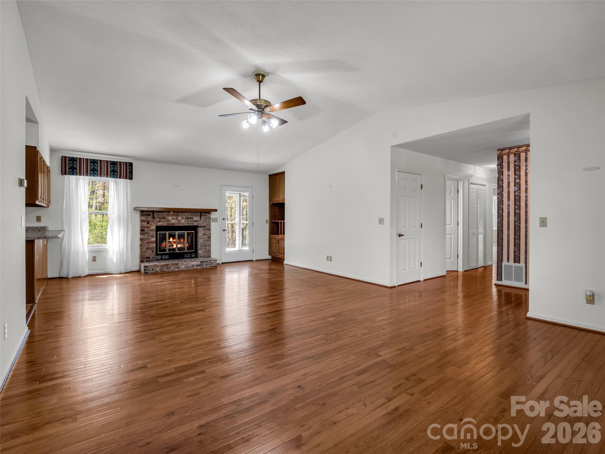 525 Maren Court, Hendersonville, NC - photo 7 of 33