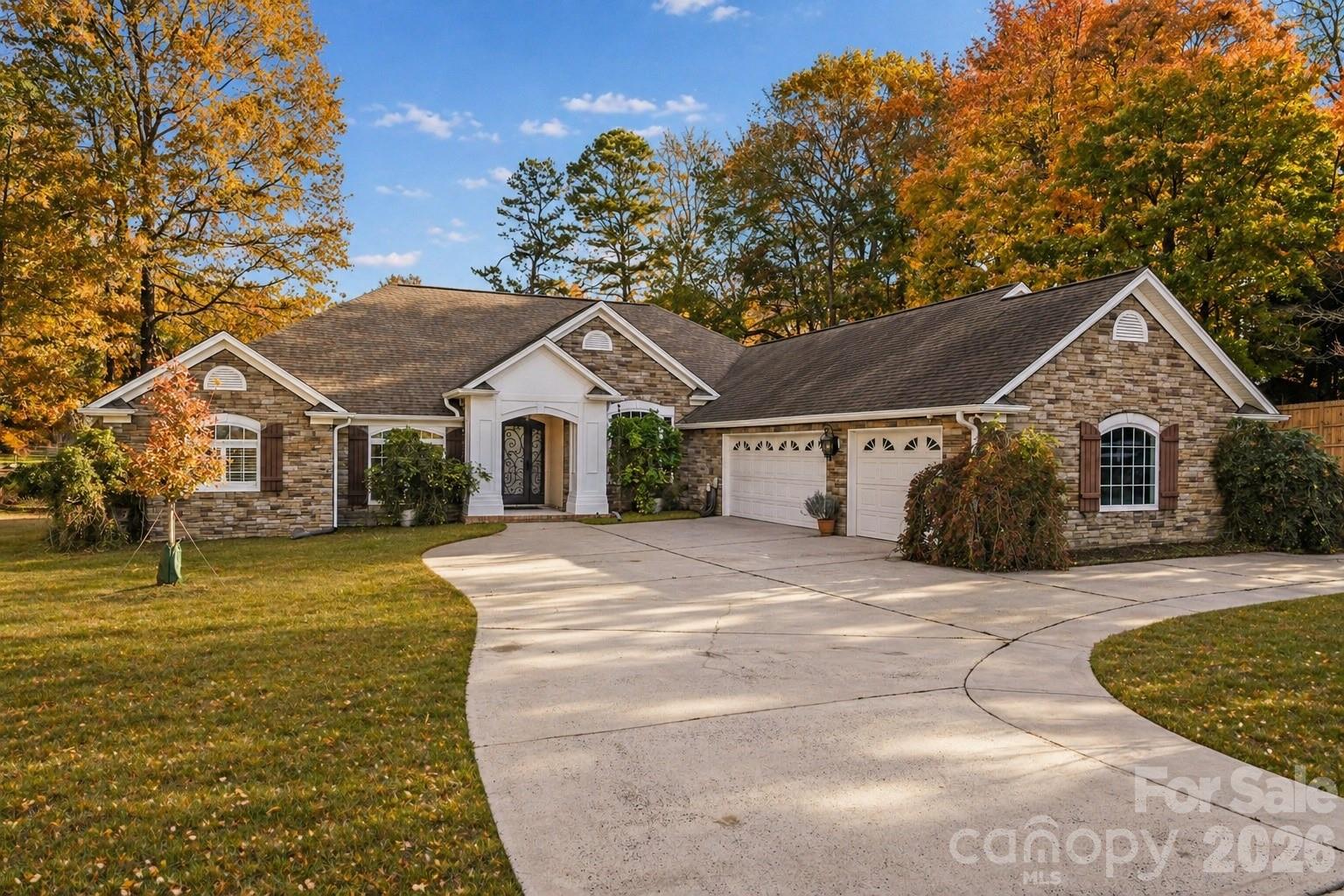 Home for sale at 5329 Kuykendall Road, Charlotte, NC — photo 1 of 15