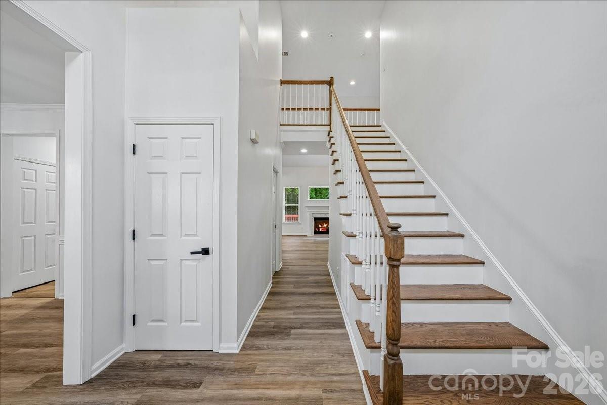 Home for sale at 2622 Billings Park Drive, Charlotte, NC — photo 4 of 48