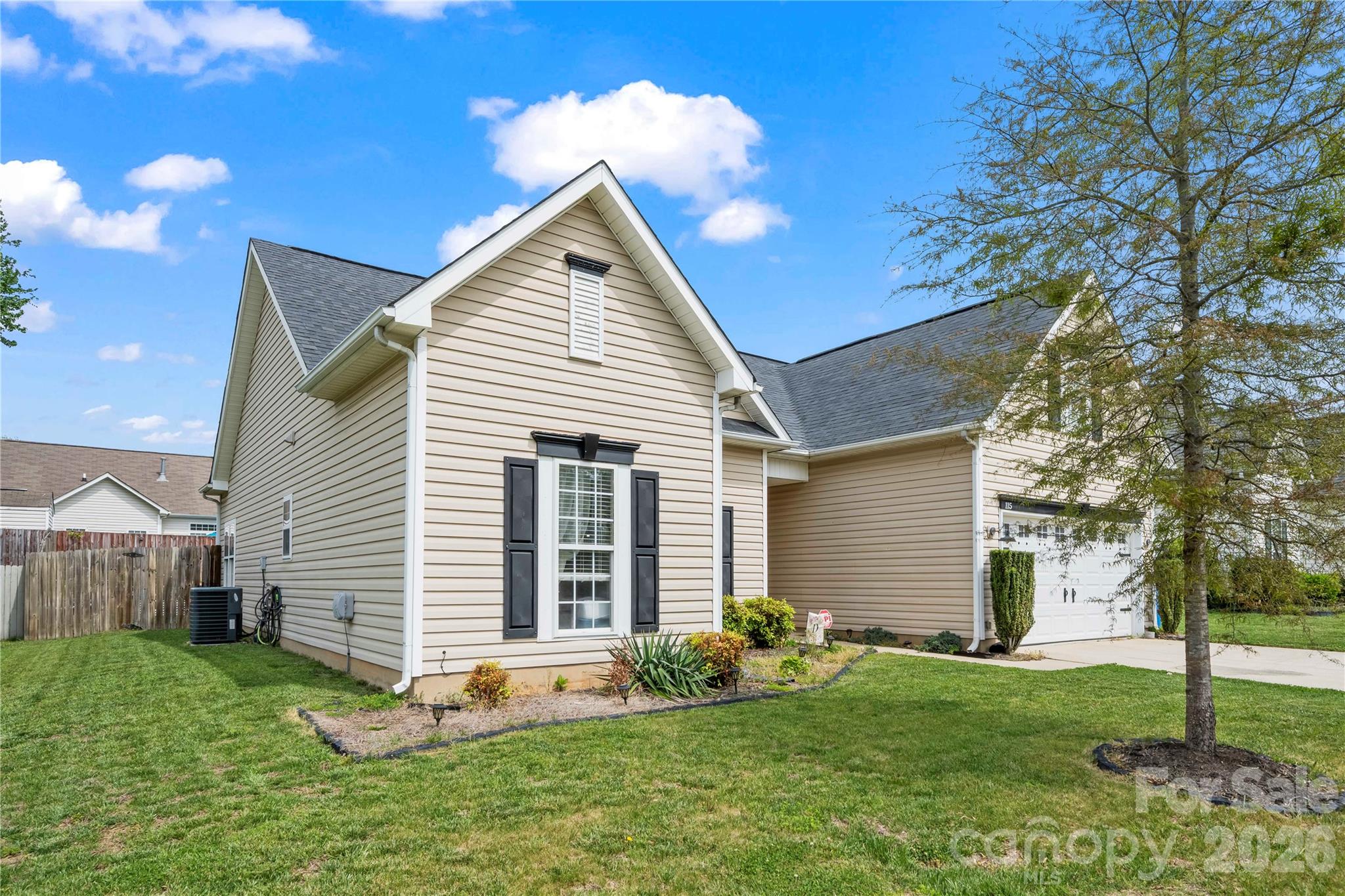 Photo 3 of 115 Kristens Court Drive, Mooresville, NC