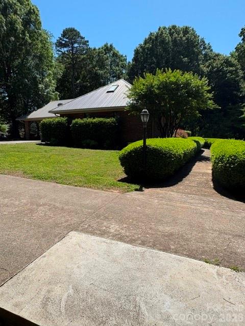Photo 4 of 401 Greenway Street, Huntersville, NC