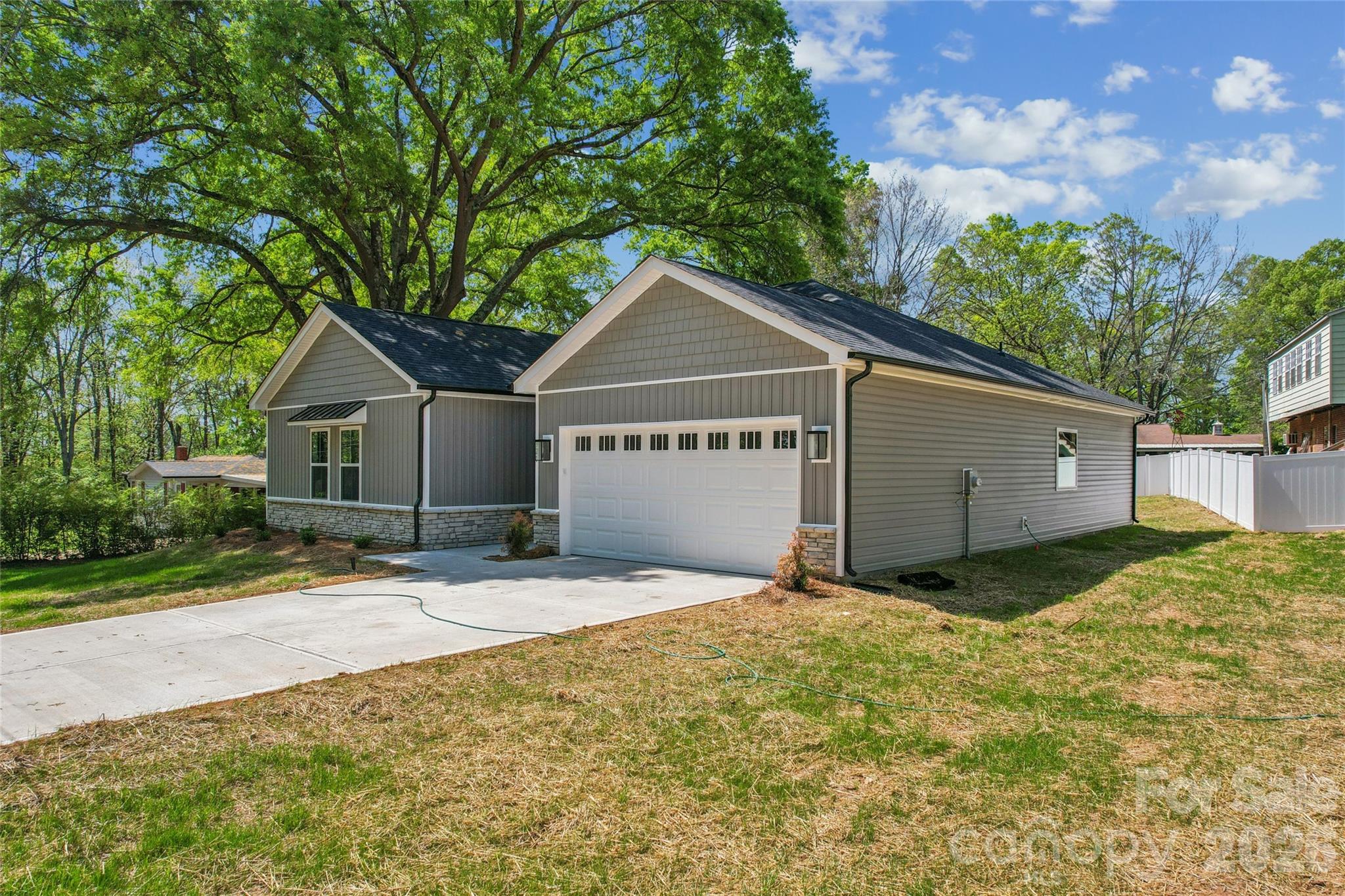 Photo 2 of 321 Henderson Circle, Harrisburg, NC