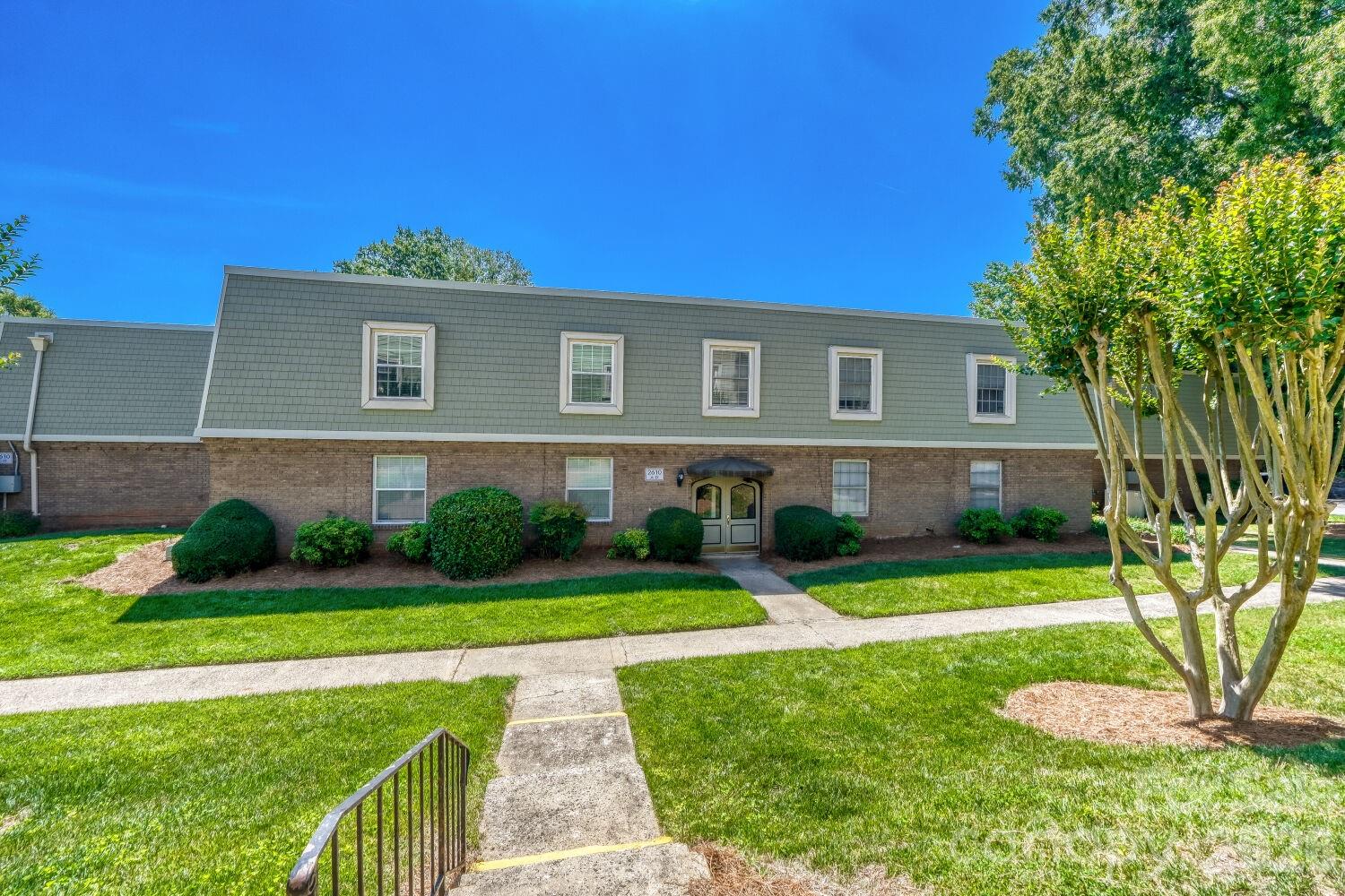 Photo 4 of 2610 Park RoadB, Charlotte, NC