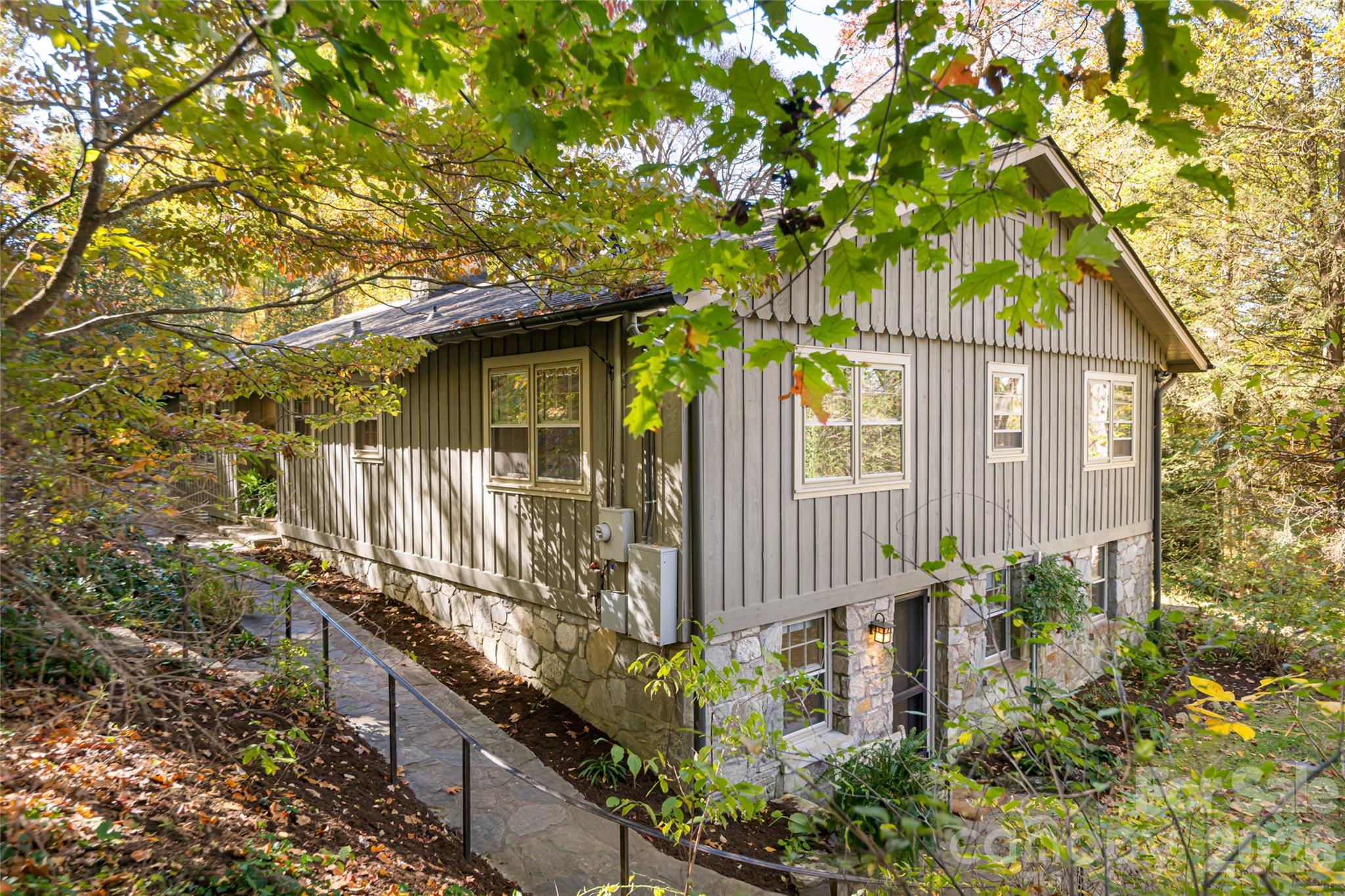 15 Meadow Lane, Fairview, NC - photo 4 of 38