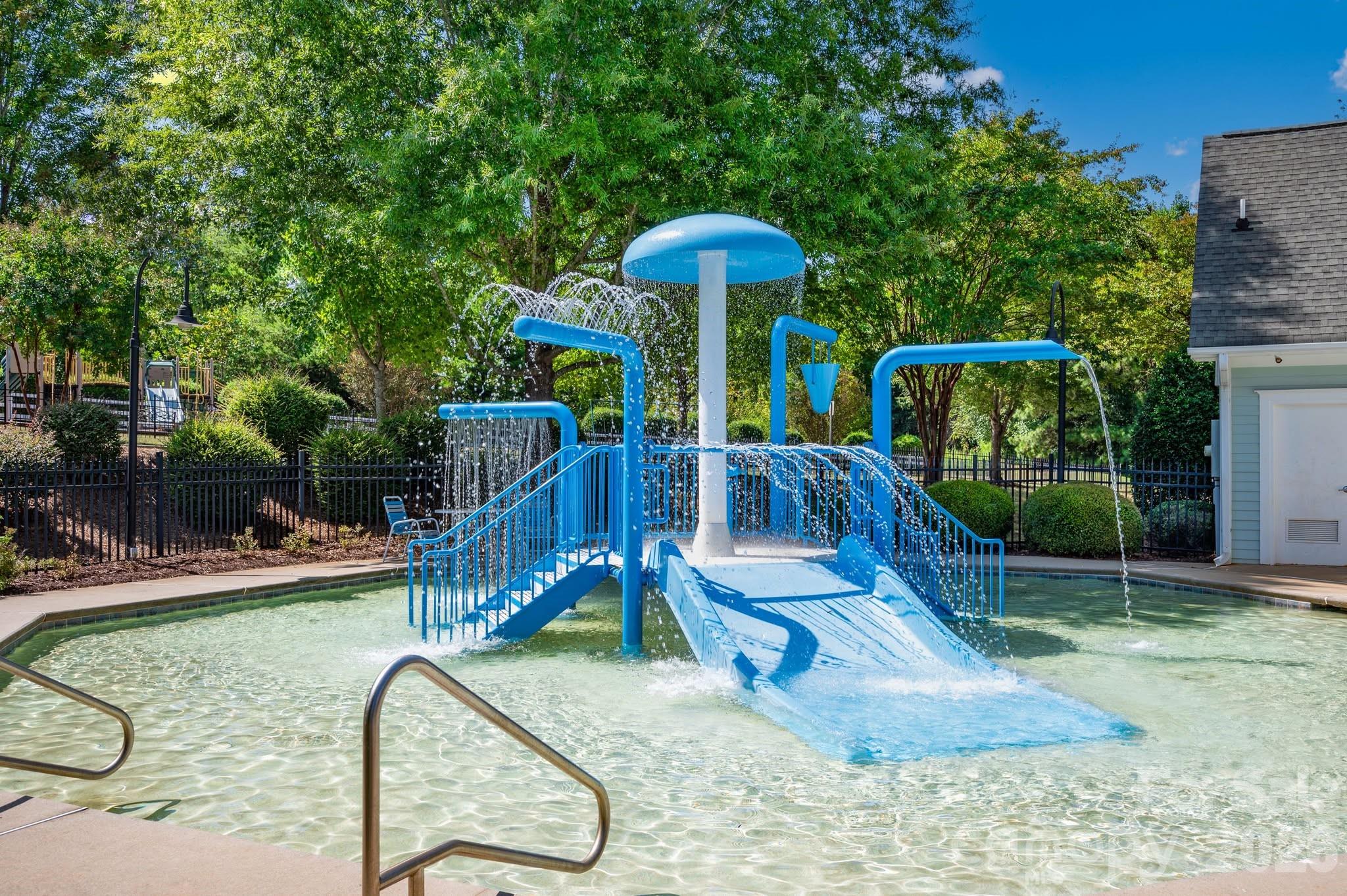 Photo 4 of 172 Water Oak Drive, Mooresville, NC