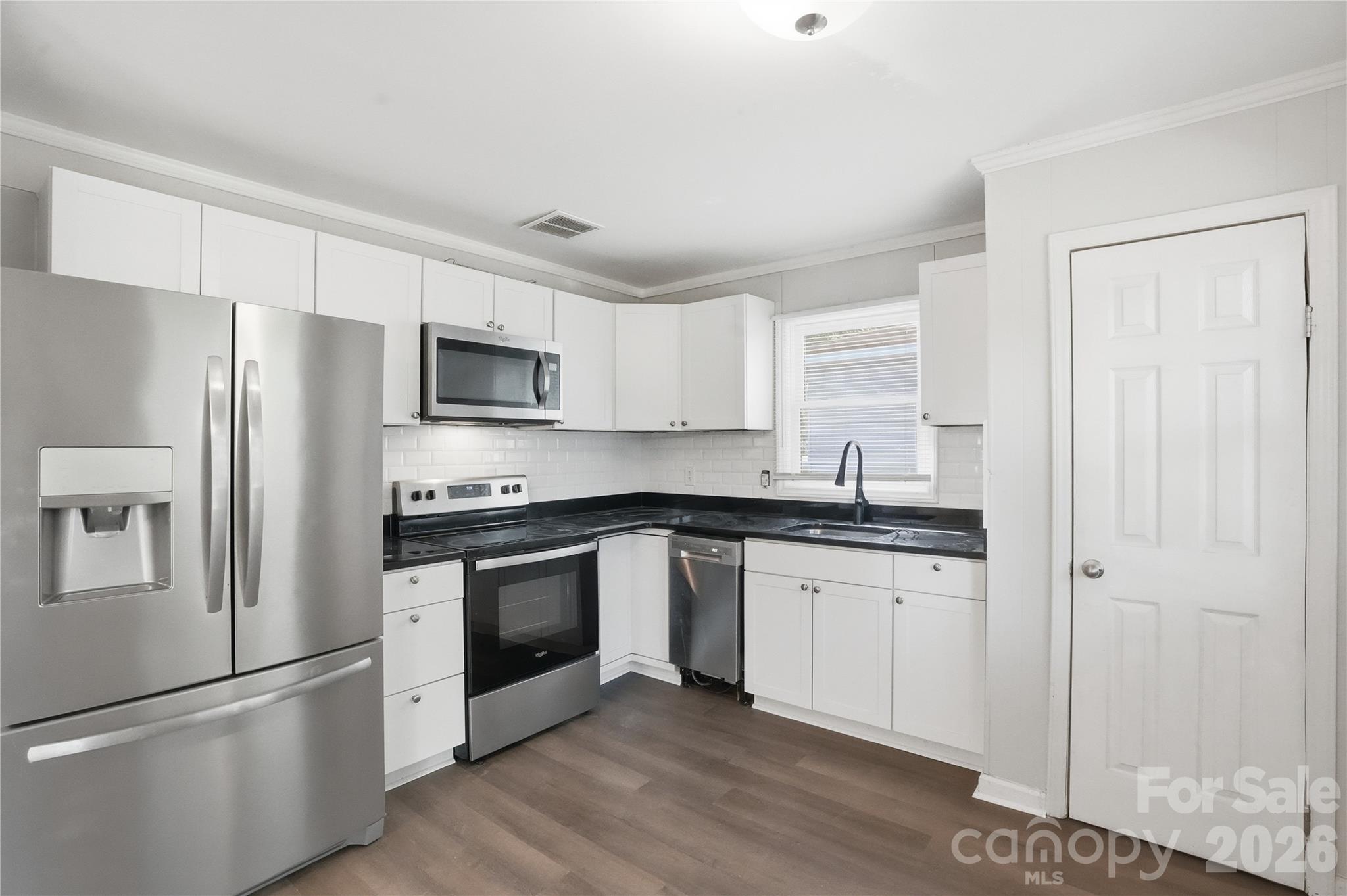 Photo 9 of 1016 Pondella Drive, Charlotte, NC