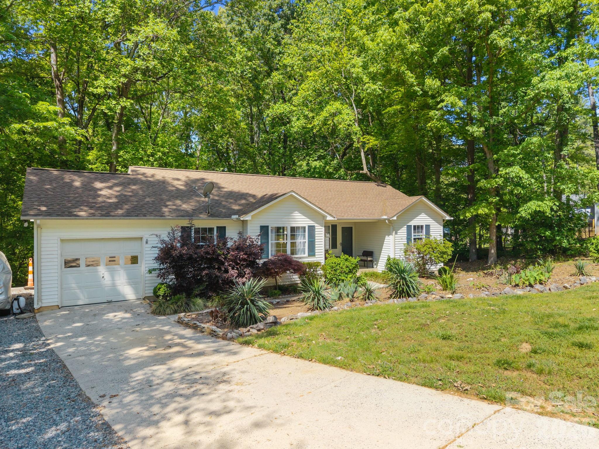 125 Mills Forest Lane, Mooresville, NC