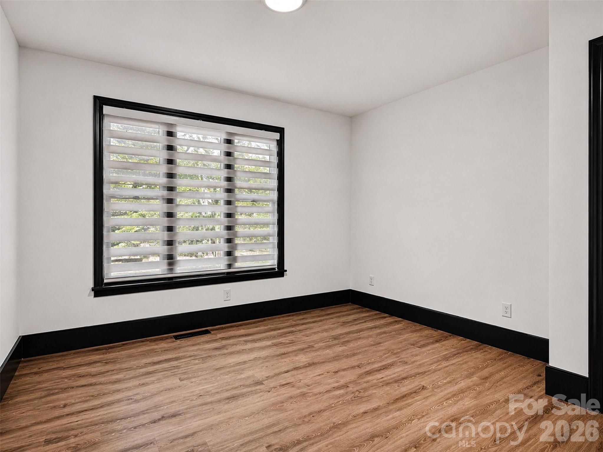 Photo 20 of 1831 Elizabeth Oaks Avenue, Charlotte, NC