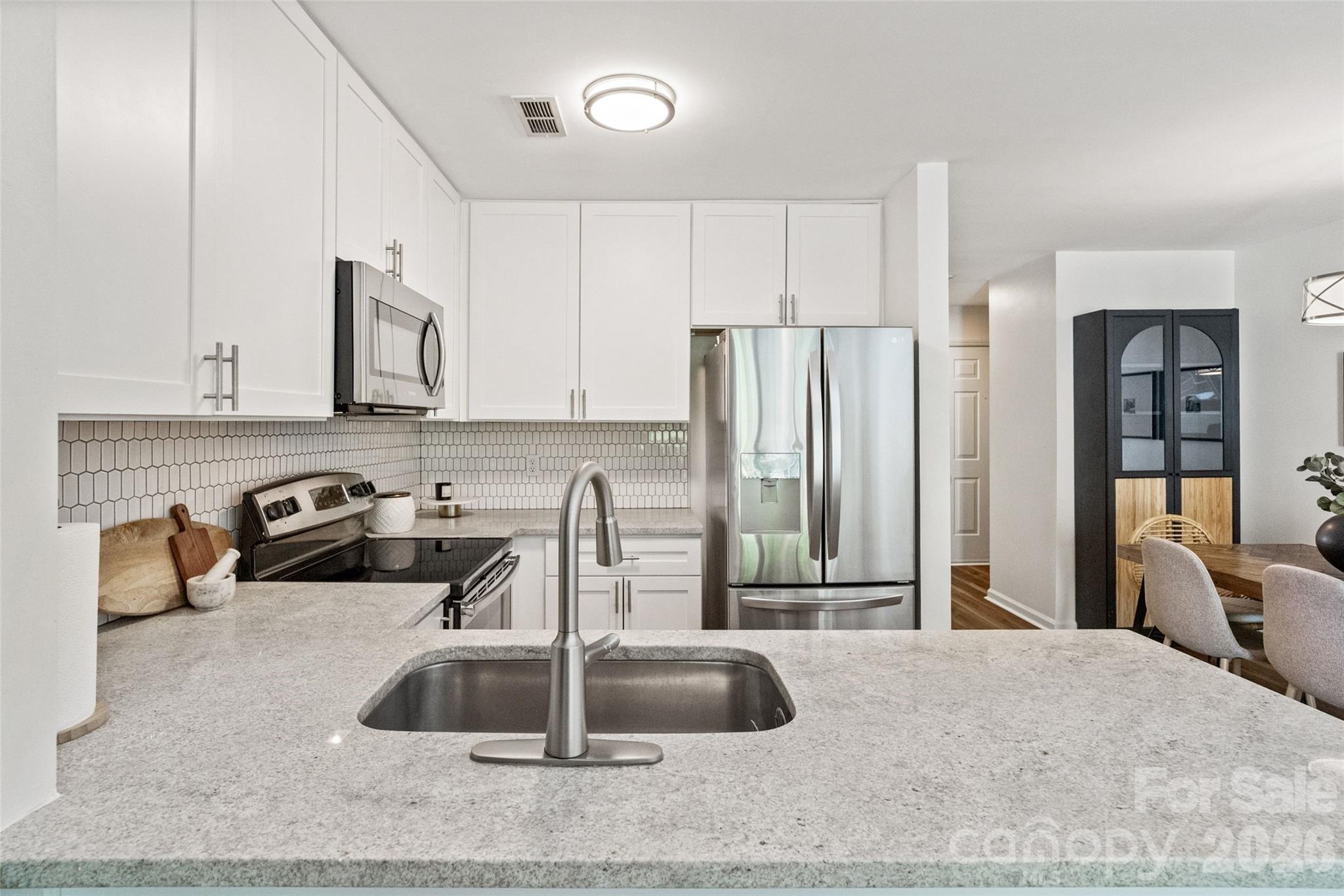 Photo 10 of 3302 Selwyn Farms Lane7, Charlotte, NC