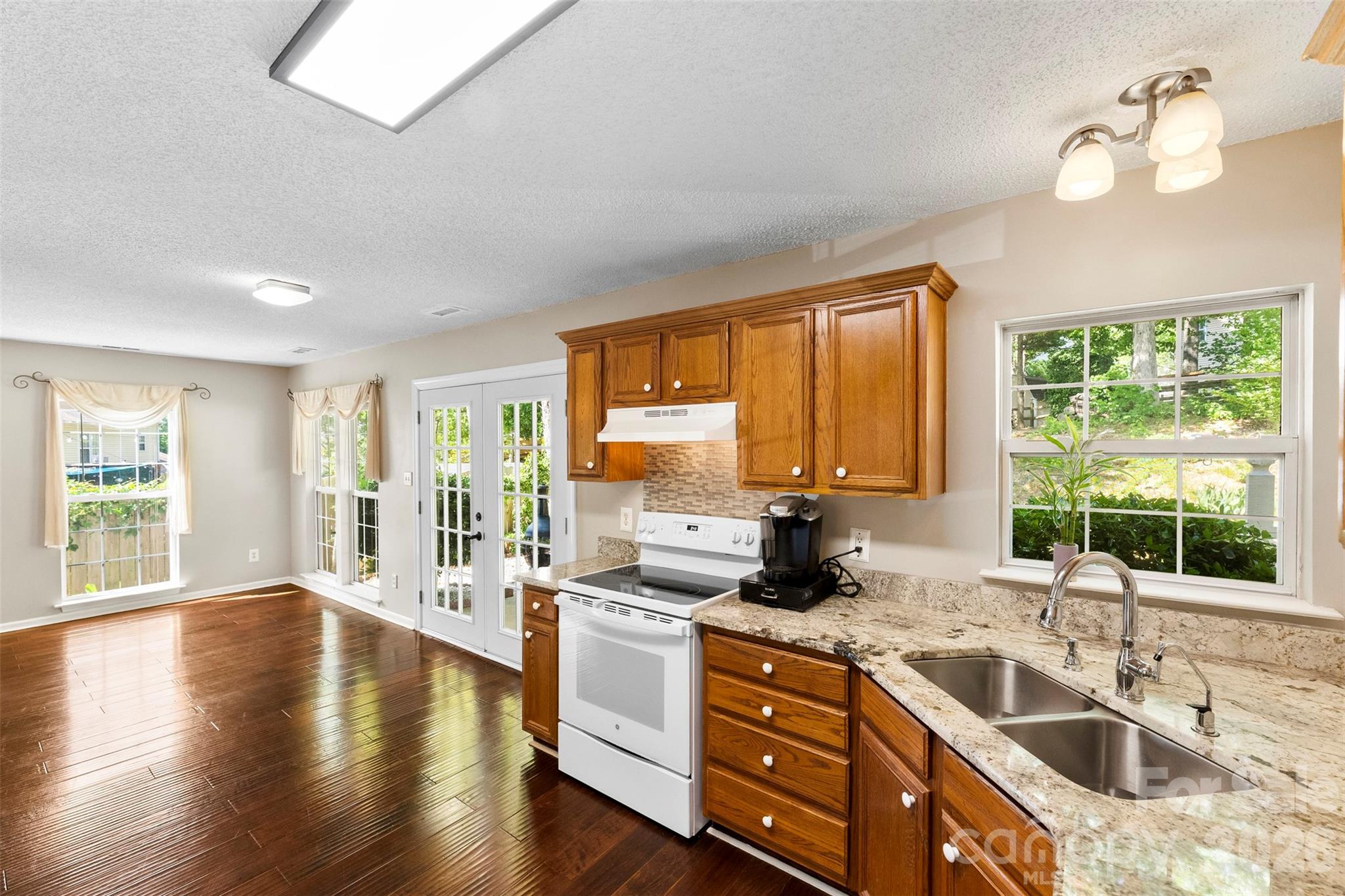 Photo 13 of 15027 Ashlight Drive, Charlotte, NC