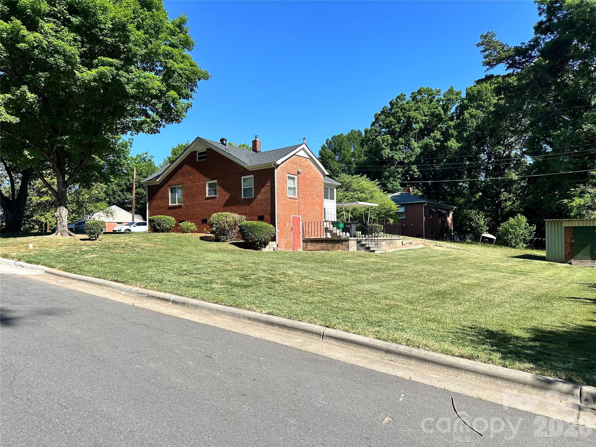 600 W Cama Street8, Charlotte, NC - photo 4 of 27