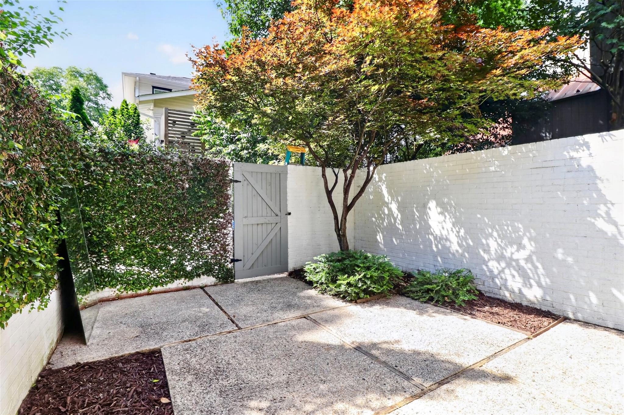 Photo 2 of 432 E Park AvenueC, Charlotte, NC