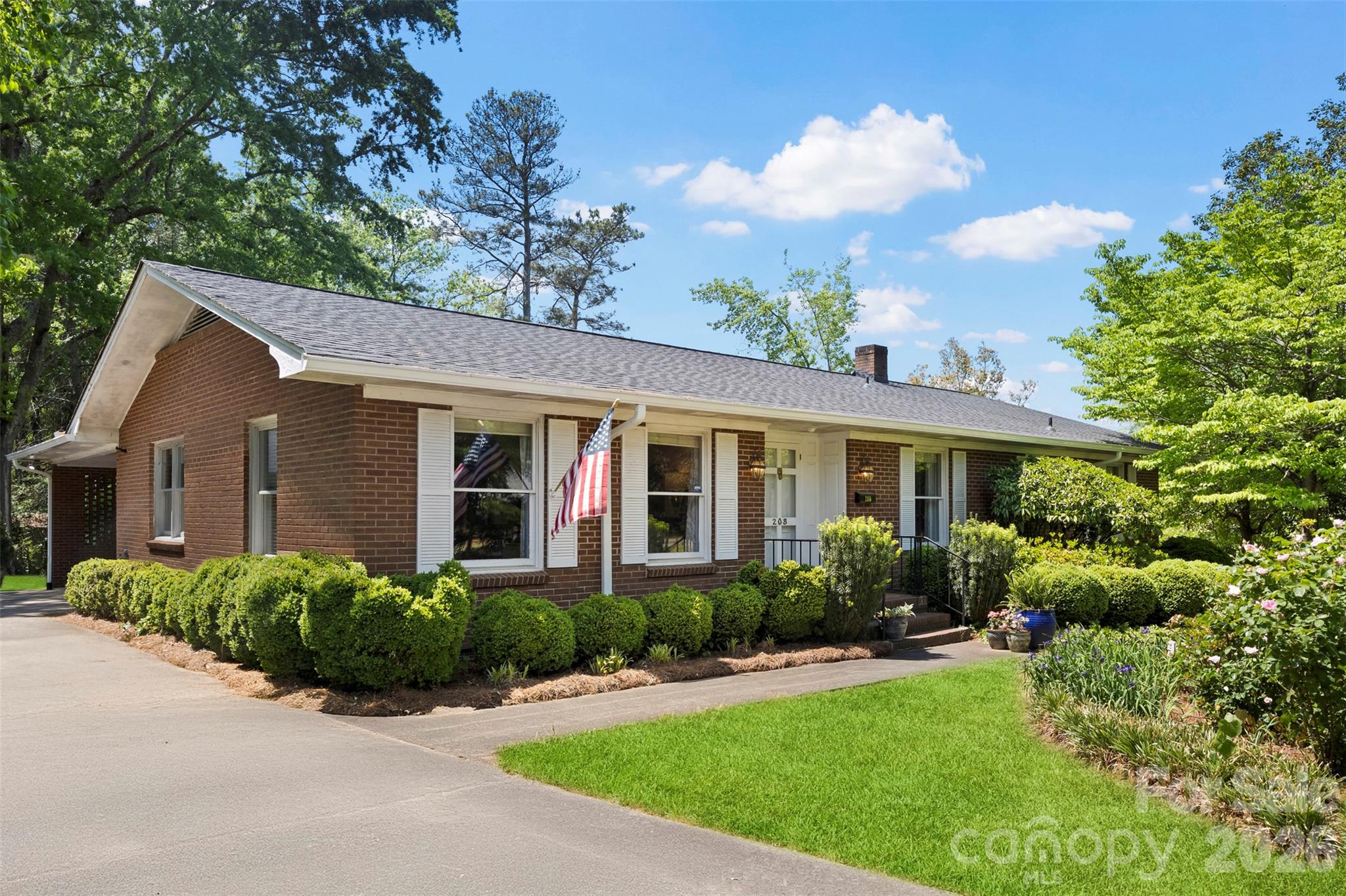 Photo 2 of 208 S Dixie Street, Cherryville, NC