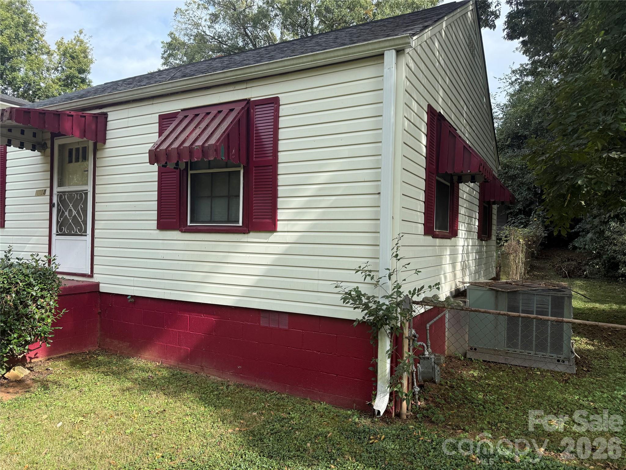 2618 Roslyn Avenue, Charlotte, NC - photo 3 of 43