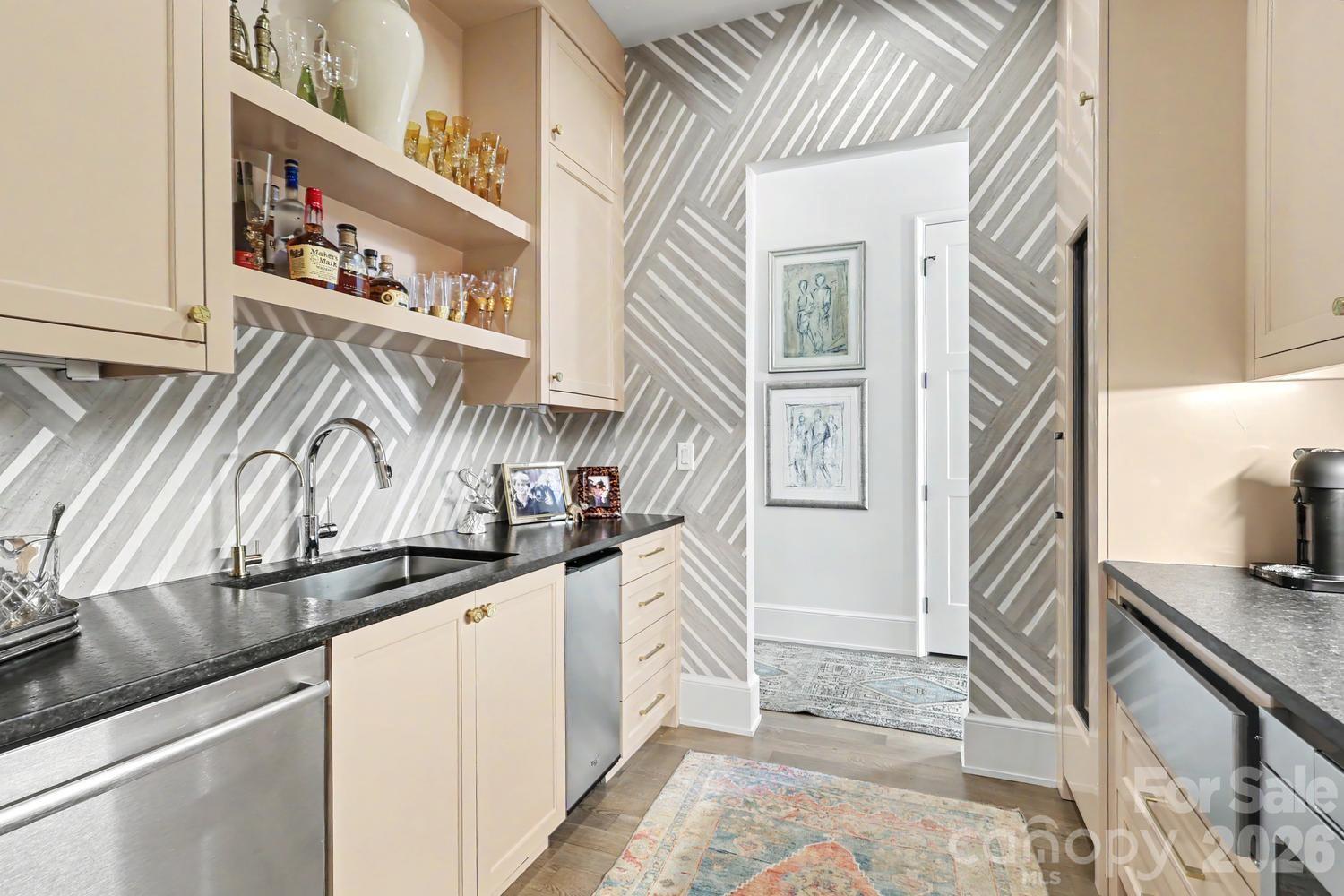 Home for sale at 2310 Beverly Drive, Charlotte, NC — photo 10 of 48